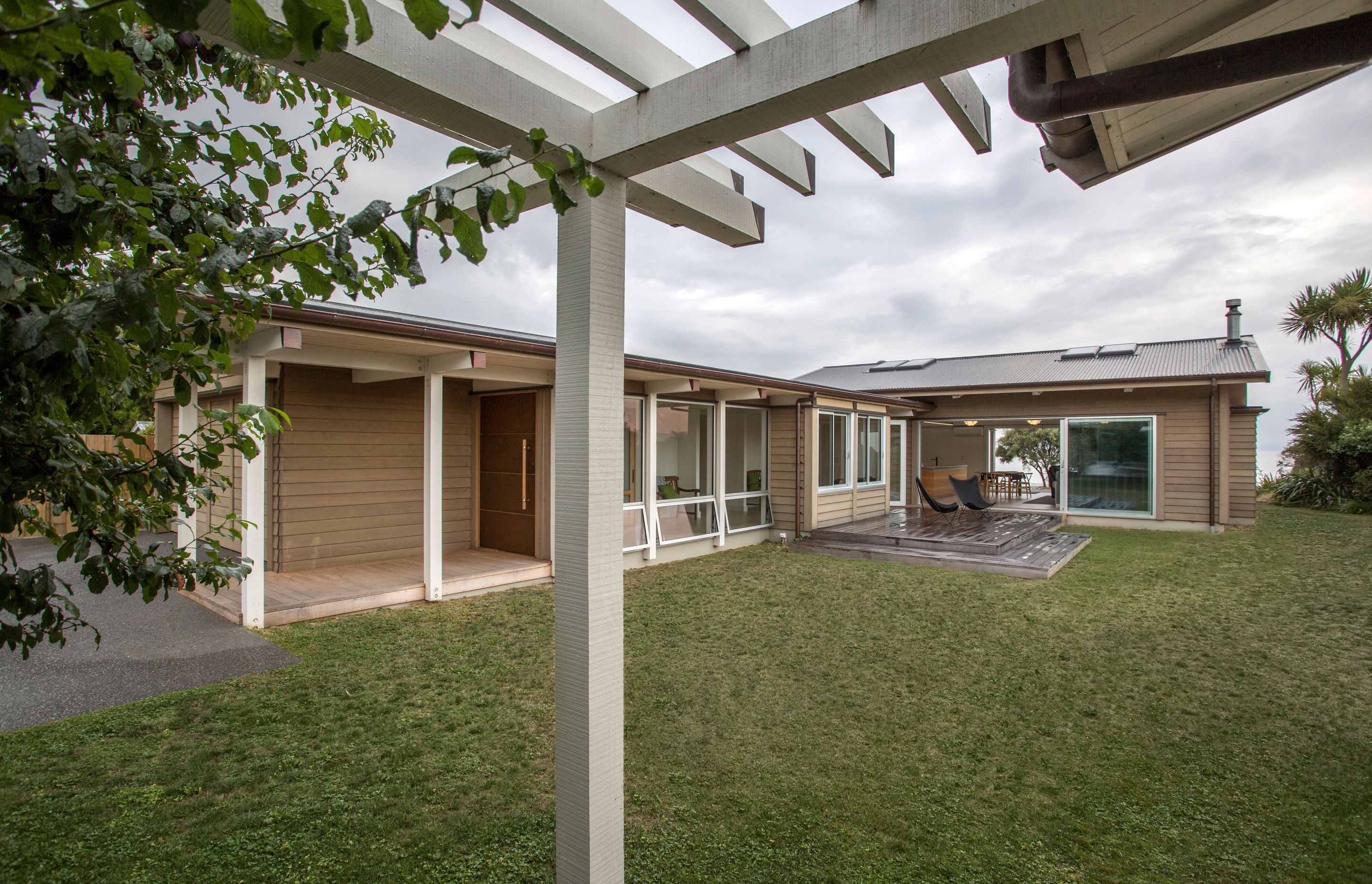 Waitahanui Bach by Fraser Cameron Architects | ArchiPro NZ