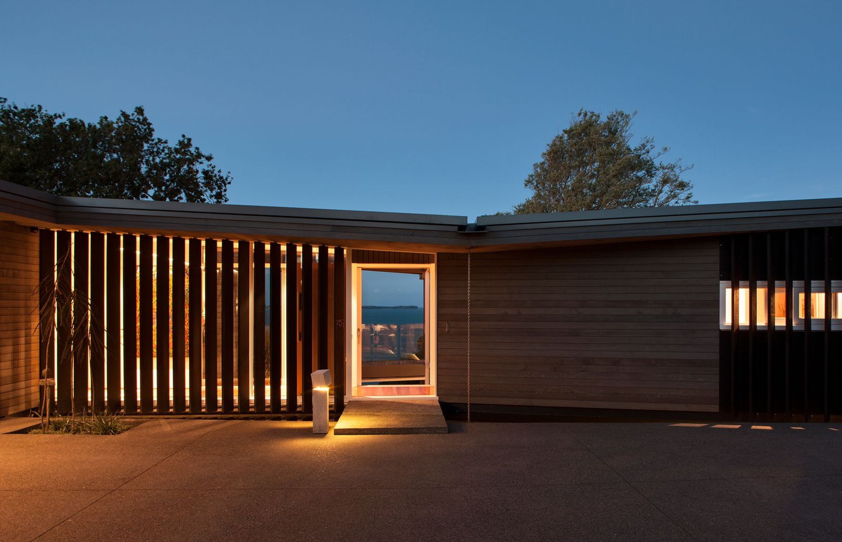 Hollway House by Daniel Marshall Architects | ArchiPro NZ