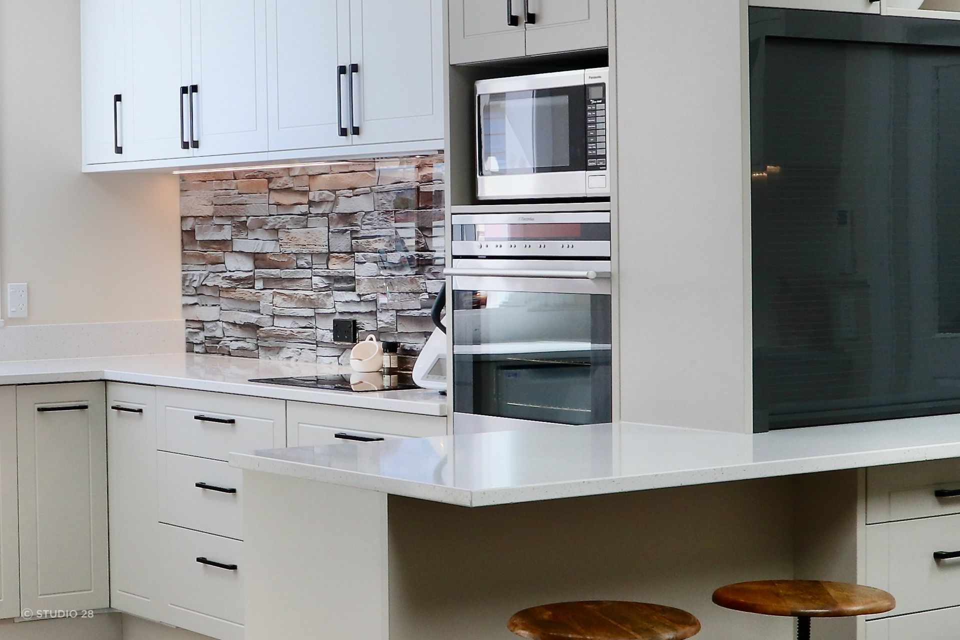19 Kitchen Splashback Ideas From Chic Homes in New Zealand