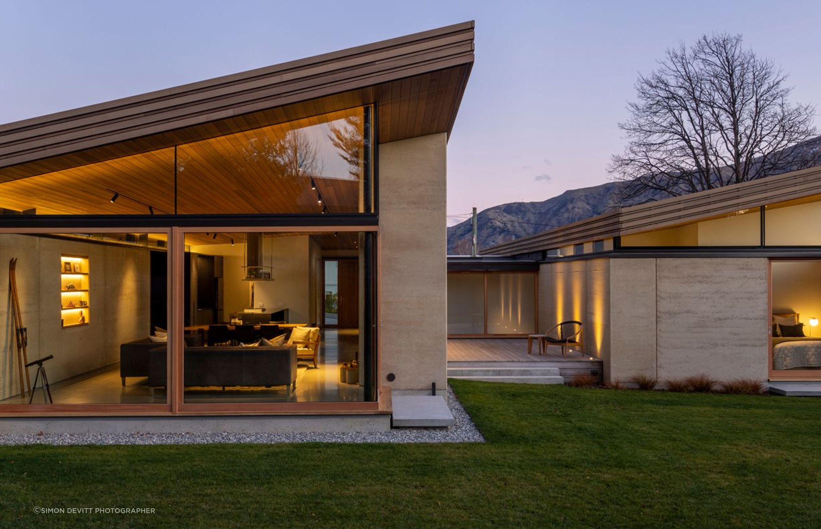 Winding Roof House by Rafe Maclean Architects | ArchiPro NZ