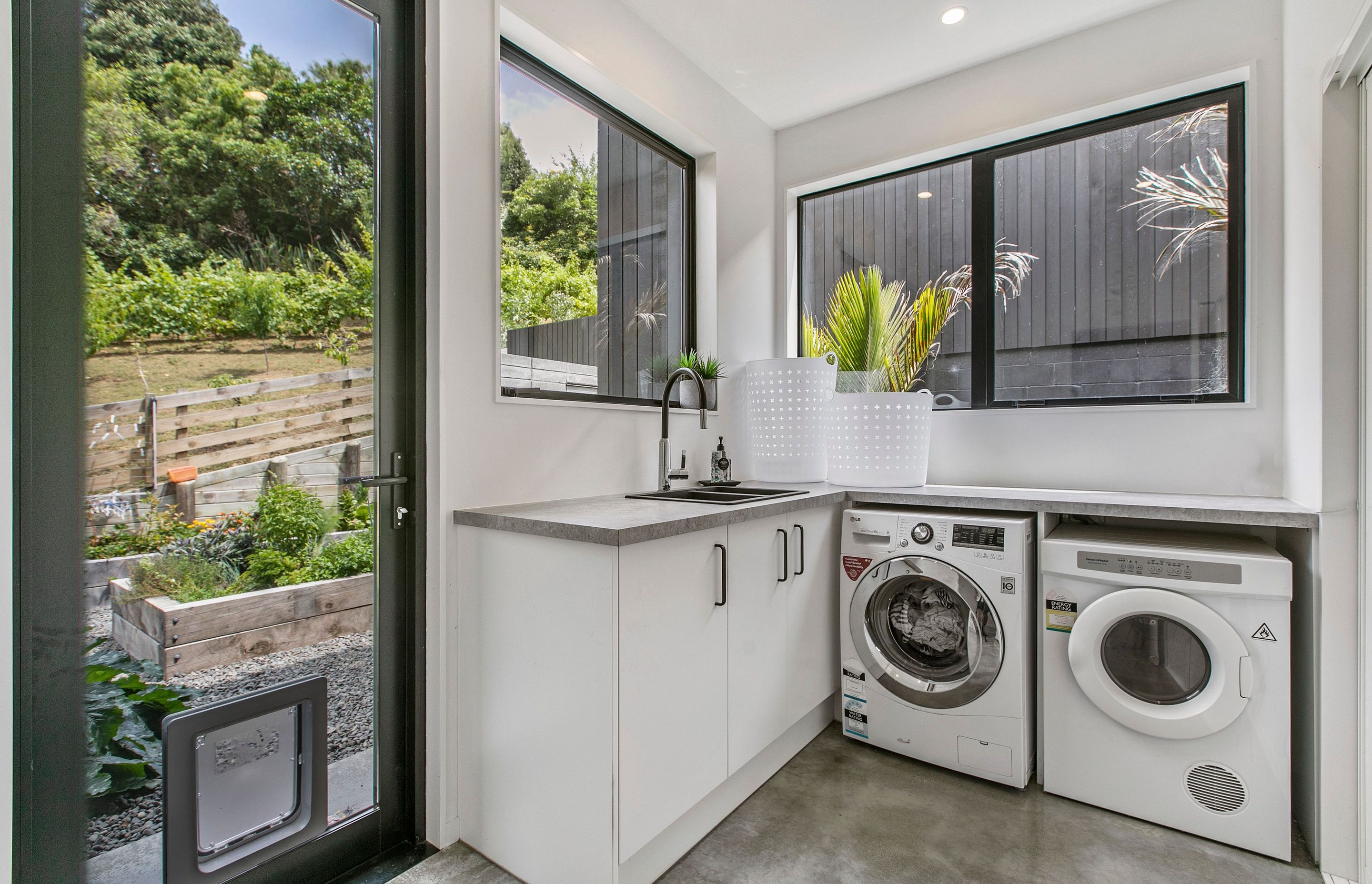 Brown Hill by Sandford Design | ArchiPro NZ