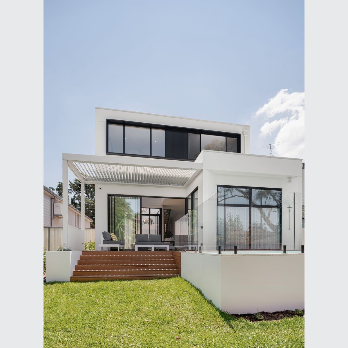 white axon cladding texture