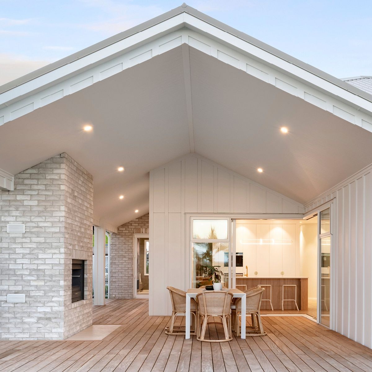 white axon cladding texture