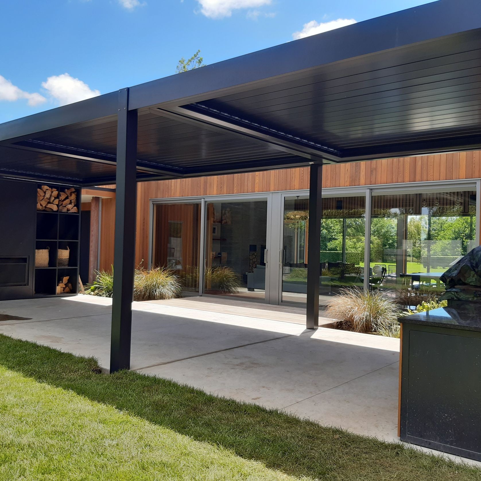 Free Standing Opening Louvre Roof | ArchiPro NZ