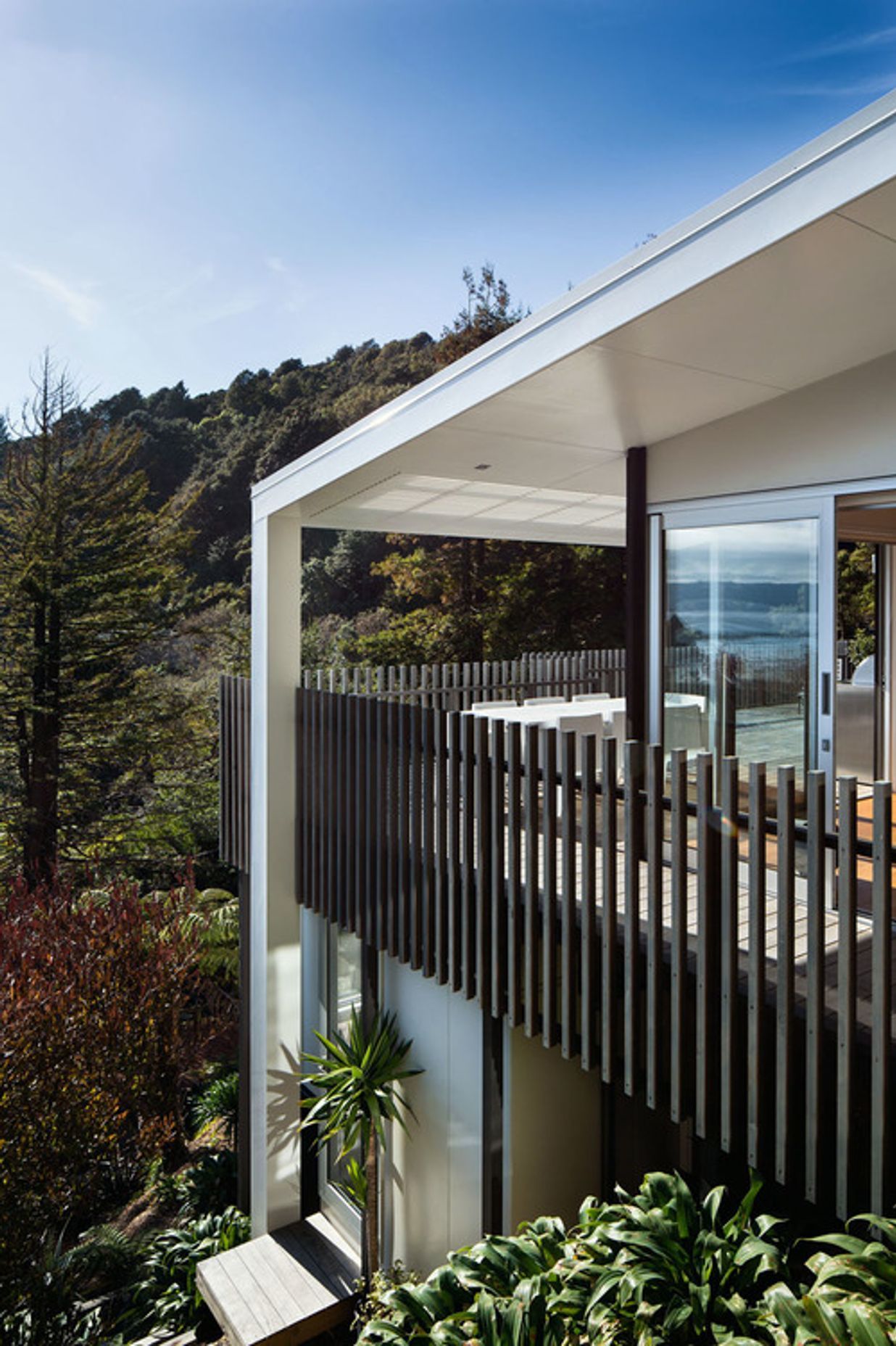 Lowry Bay House 2011 by Parsonson Architects | ArchiPro NZ