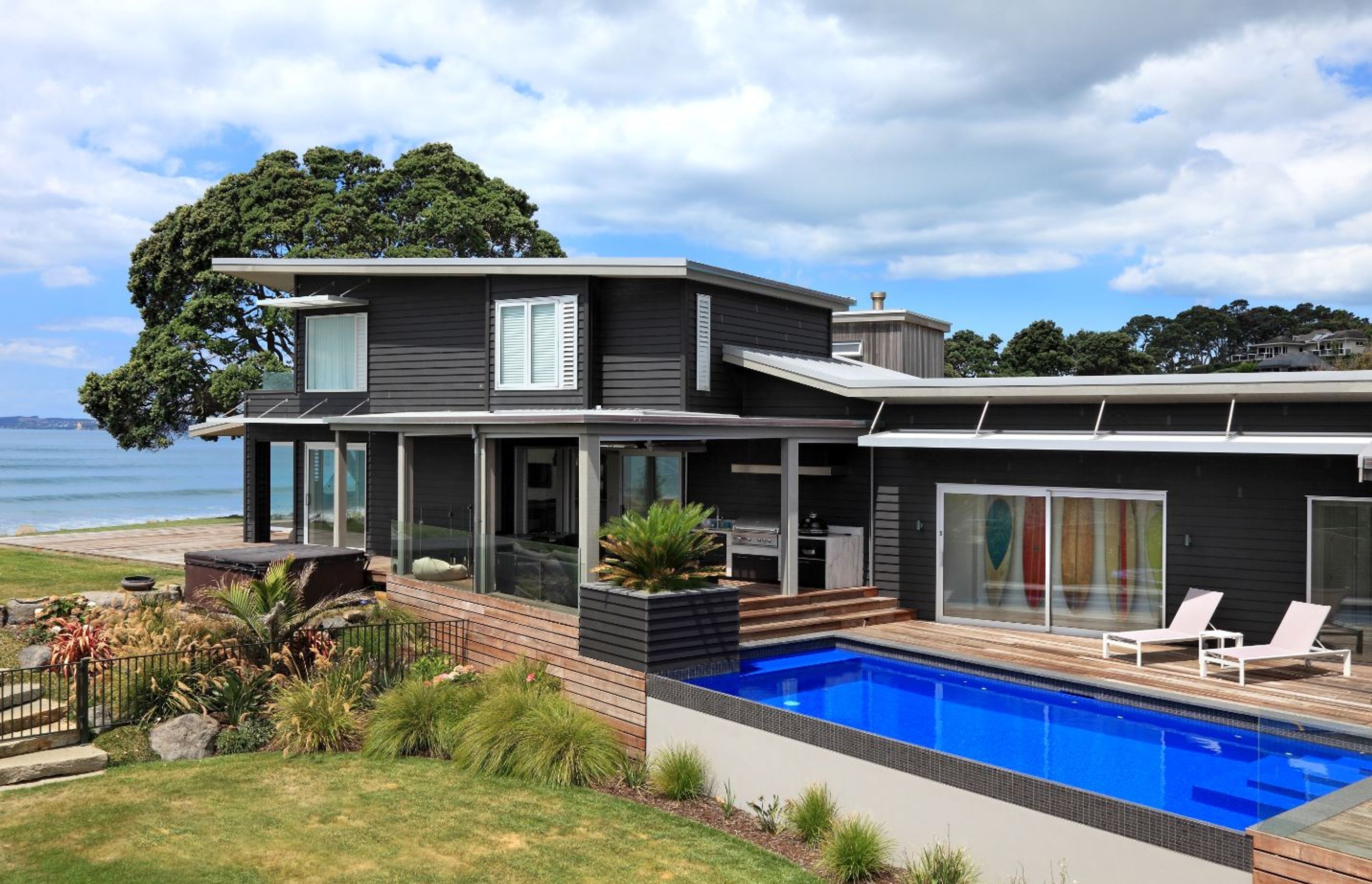 Dark colours on timber cladding are now possible and warranted ITI ...