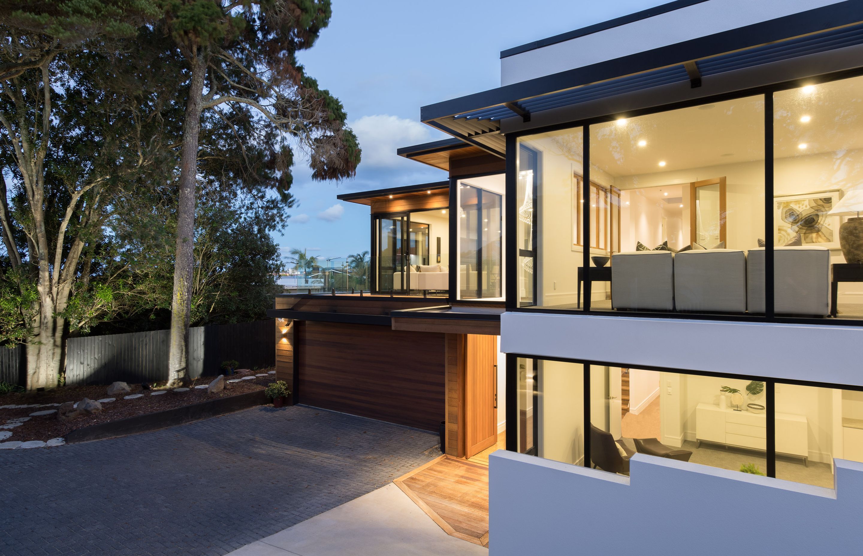 Takapuna by Mike Hollman Photography | ArchiPro NZ