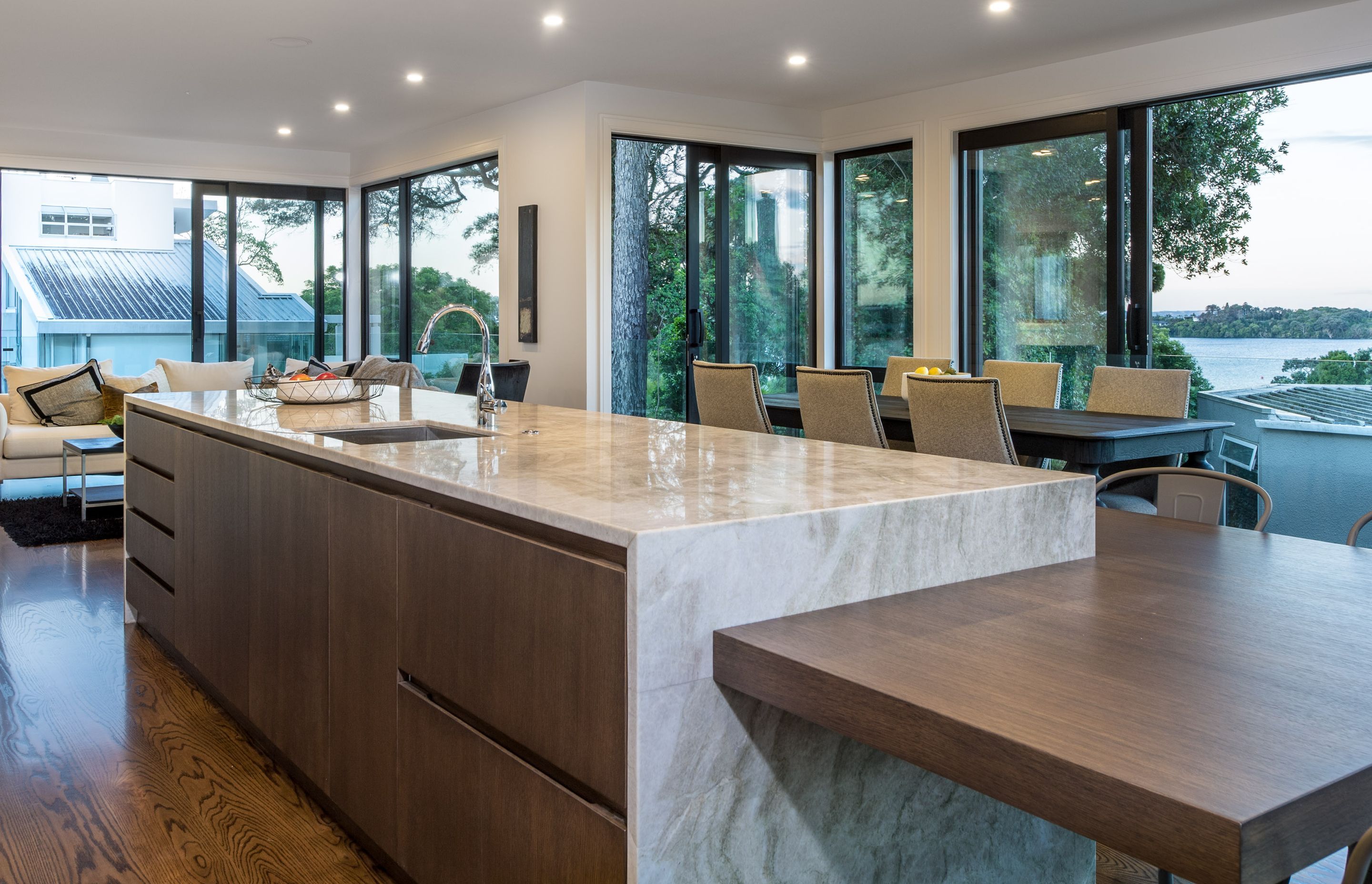Takapuna by Mike Hollman Photography | ArchiPro NZ
