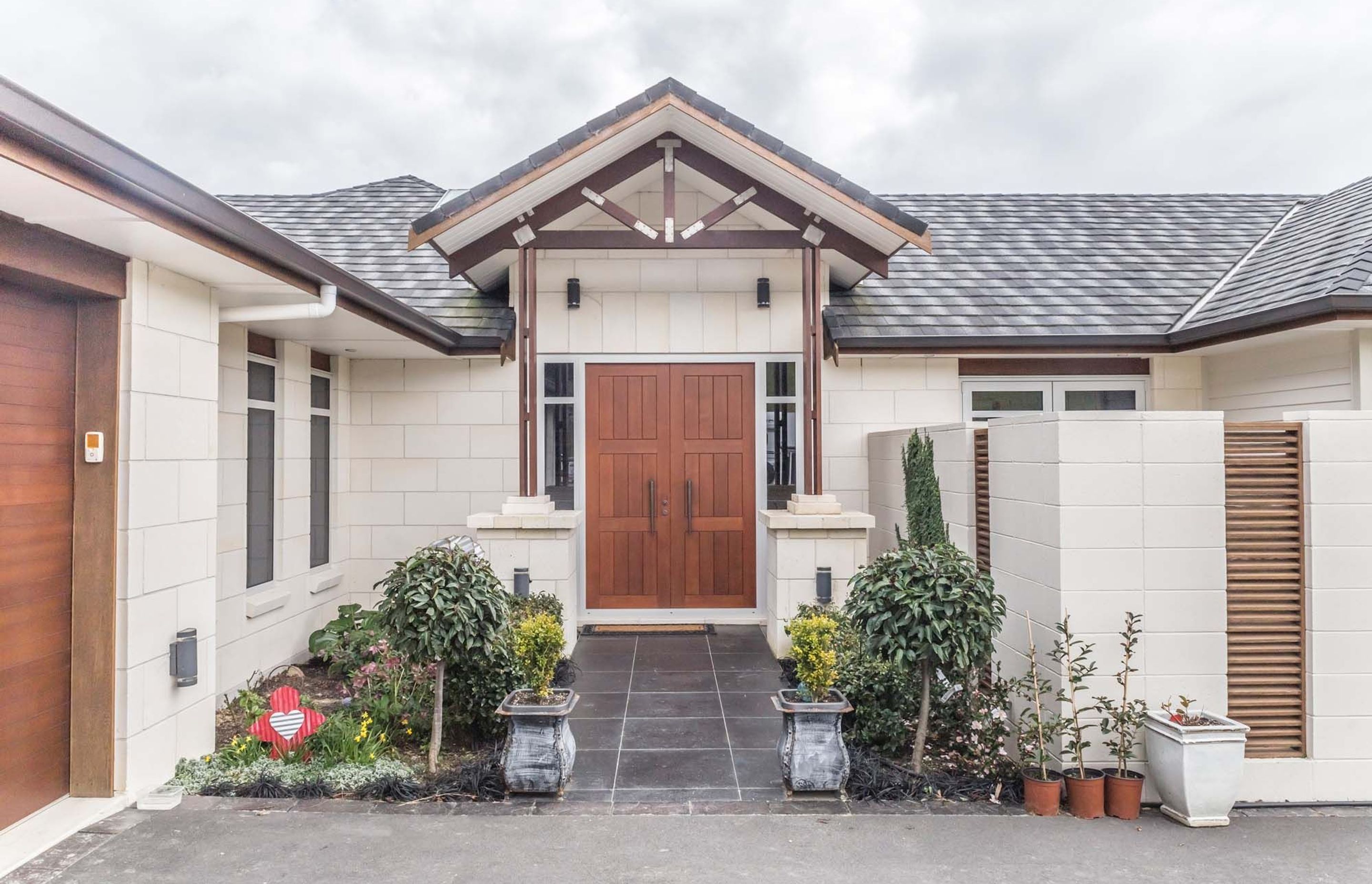 Wellington House by Oamaru Stone (Parkside Quarries) | ArchiPro NZ