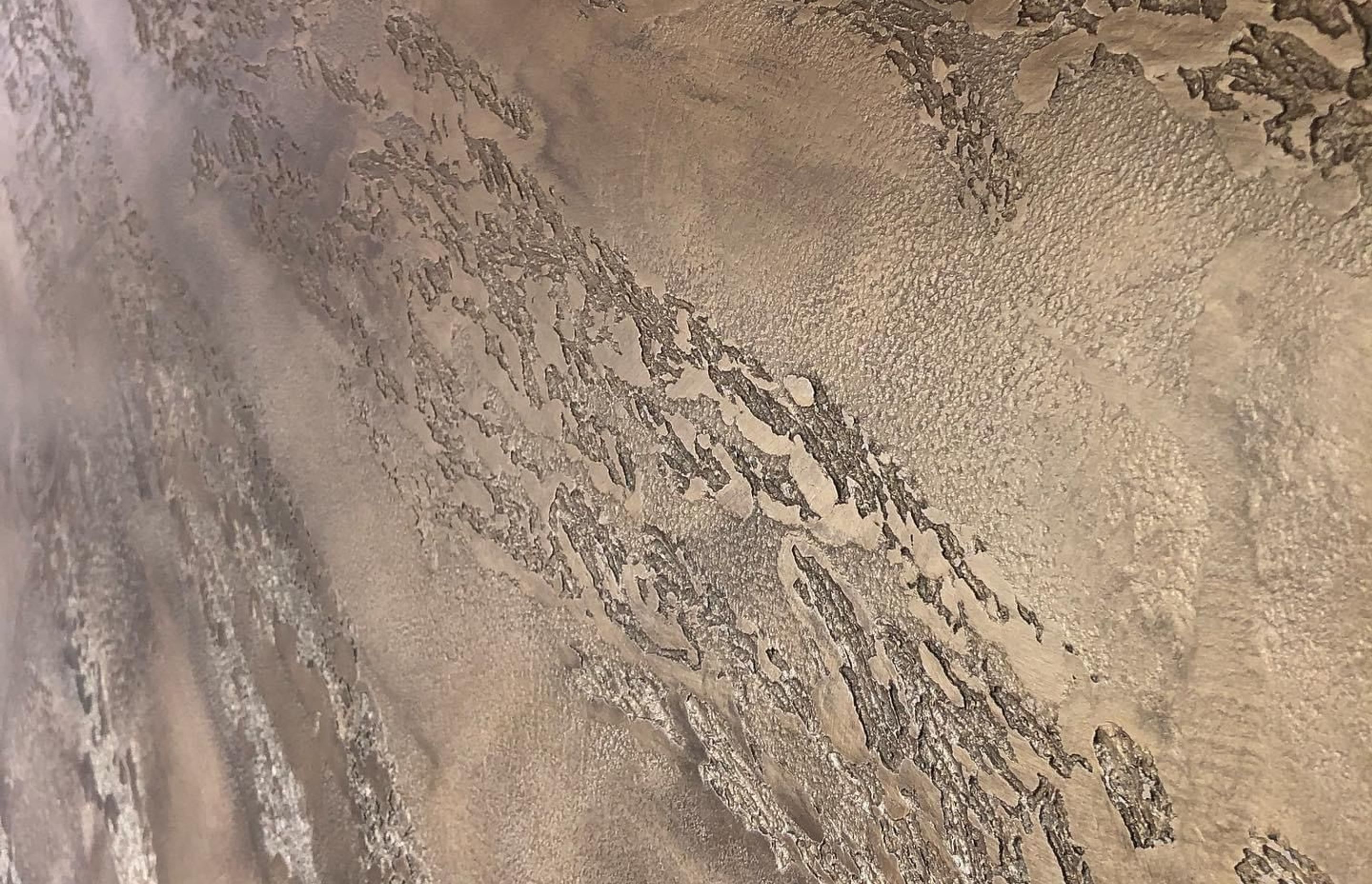 Feature wall, Golden split stone - Venetian plaster by YESO Venetian ...