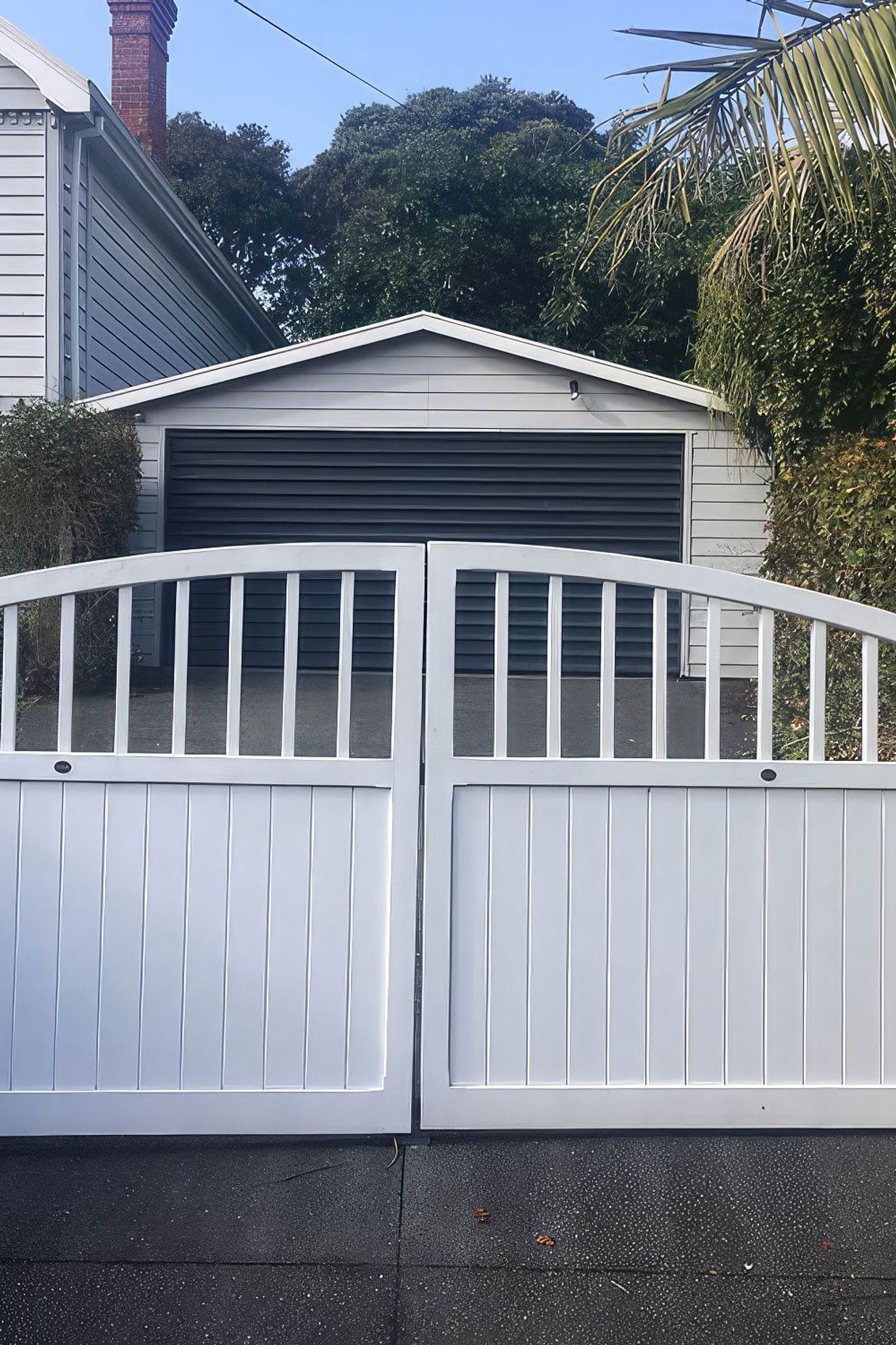Lincoln | Traditional Style Gates by WoodenGates | ArchiPro NZ