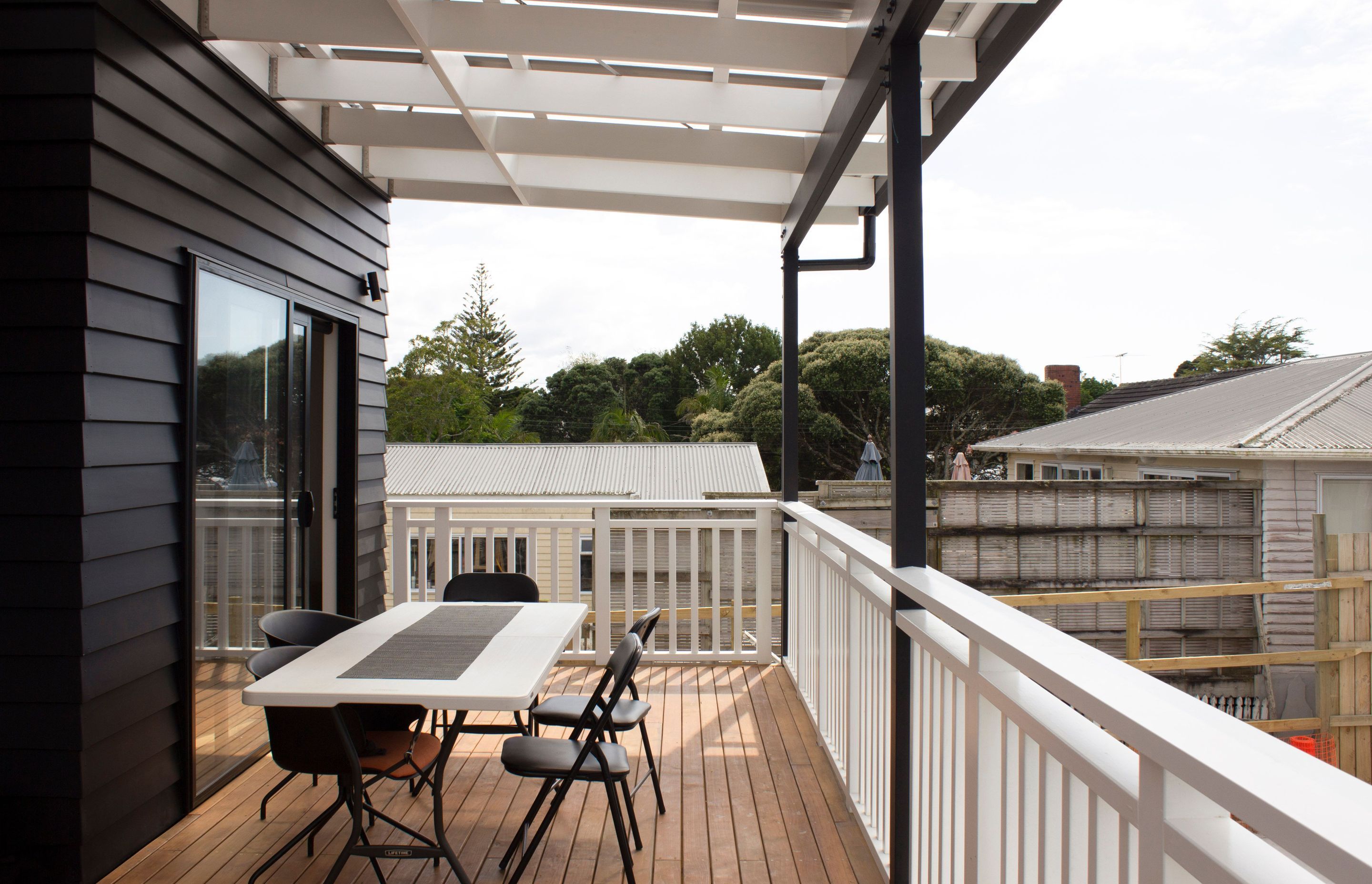 Te Atatu Peninsula - New Dwelling by Mercury Architecture | ArchiPro NZ