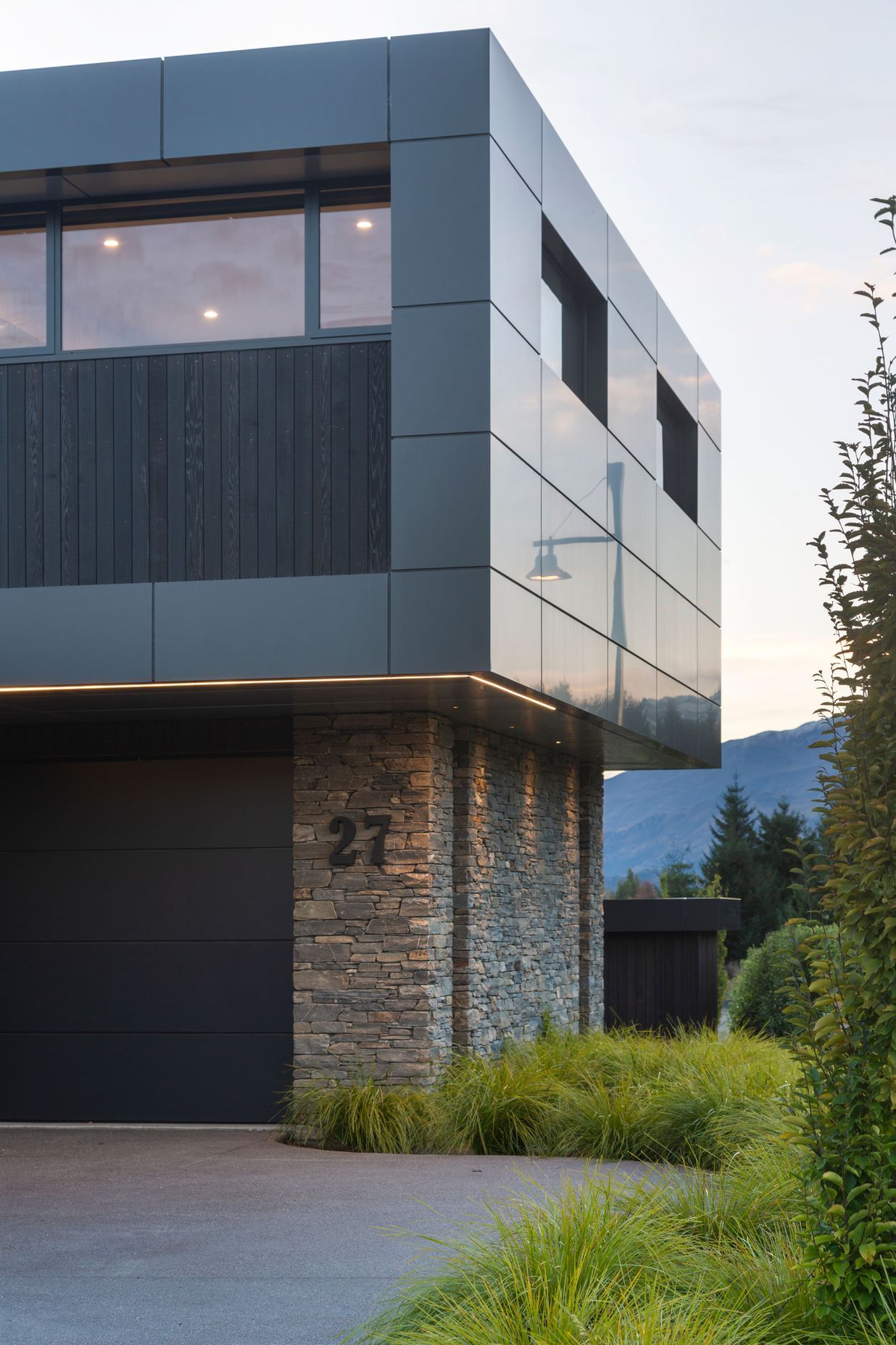 Kirimoko Crescent by Smitheram's Building | ArchiPro NZ