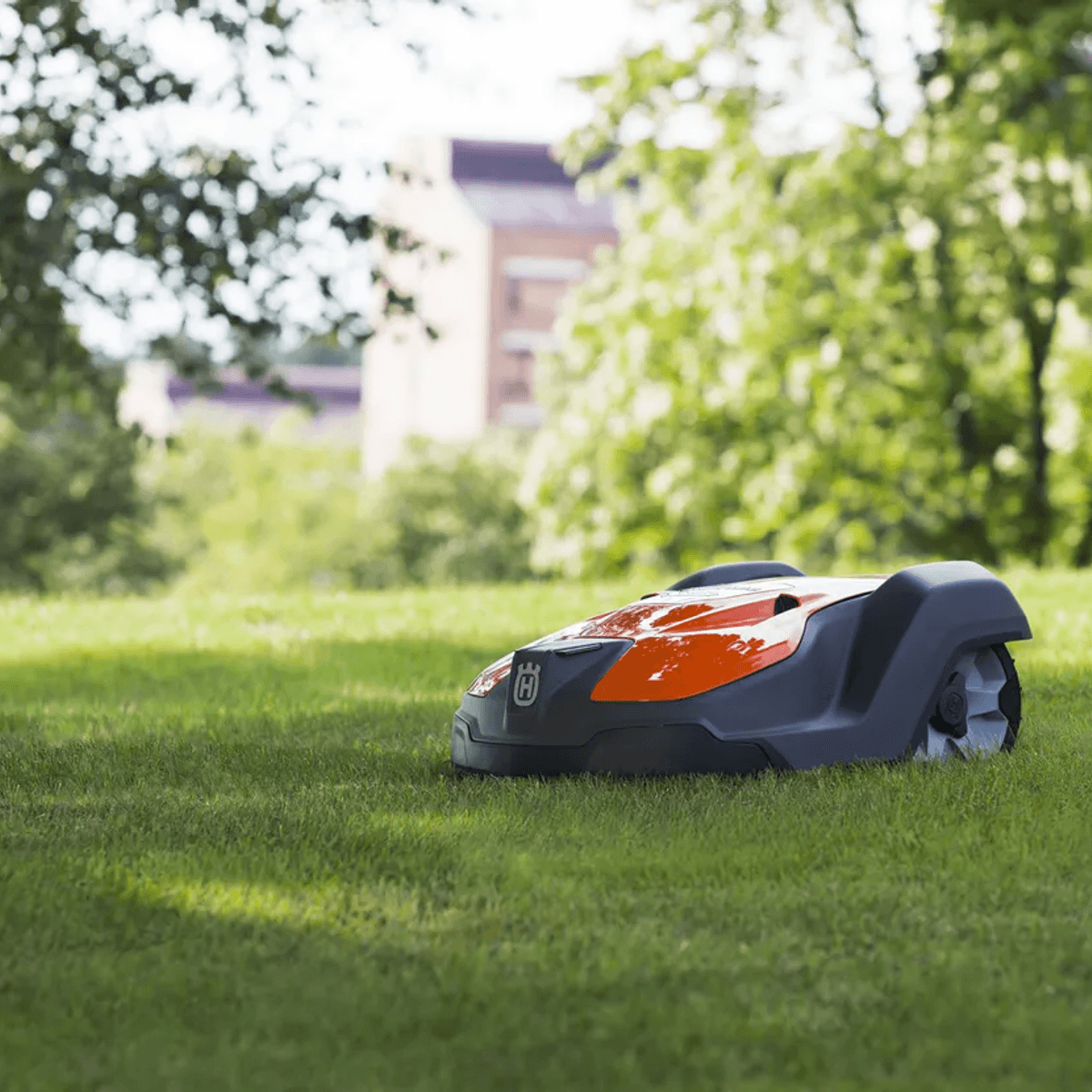 HUSQVARNA ROBOTIC AUTOMOWER 550 ArchiPro NZ