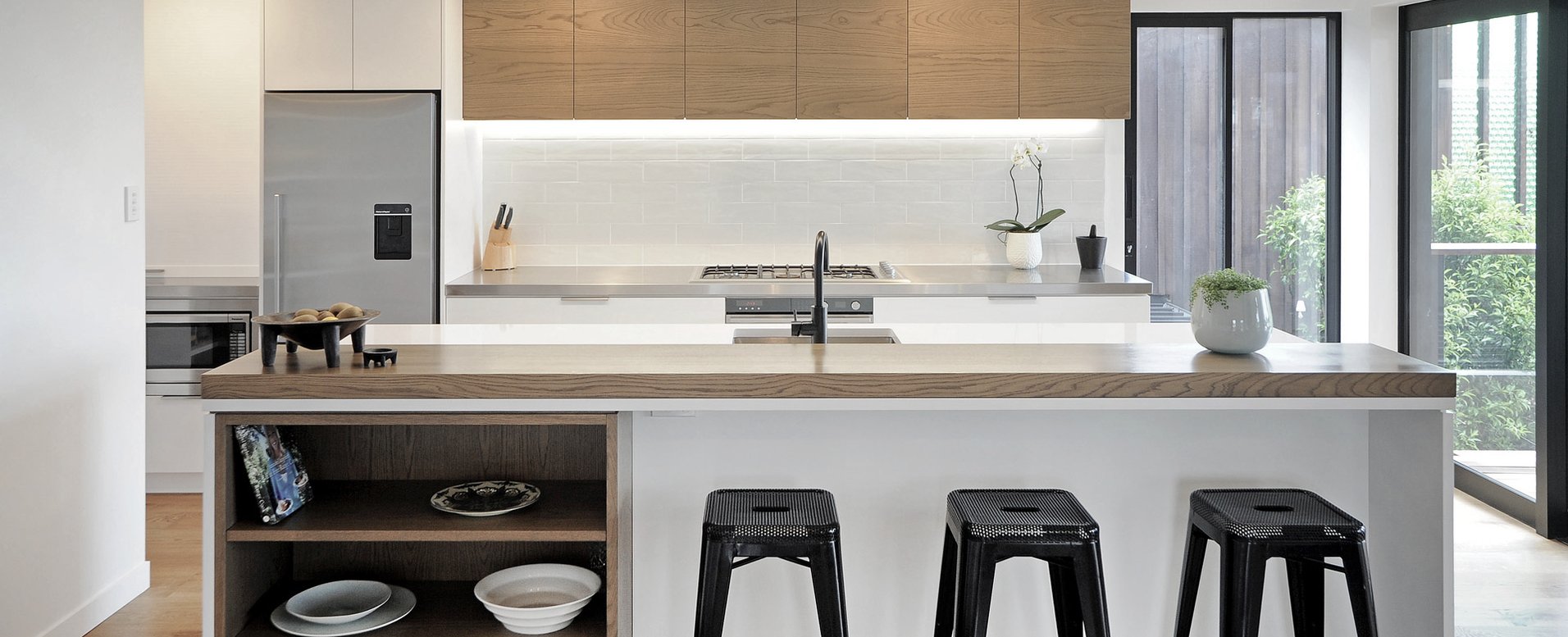 Timber tones add richness to kitchen | ArchiPro NZ
