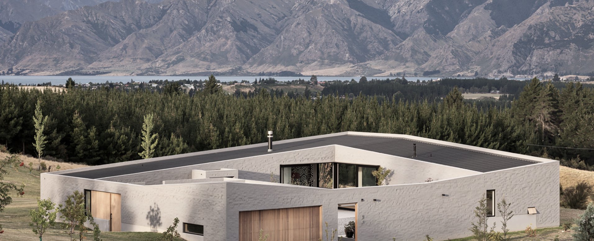 Lake Hawea Courtyard House by Pac Studio | ArchiPro NZ