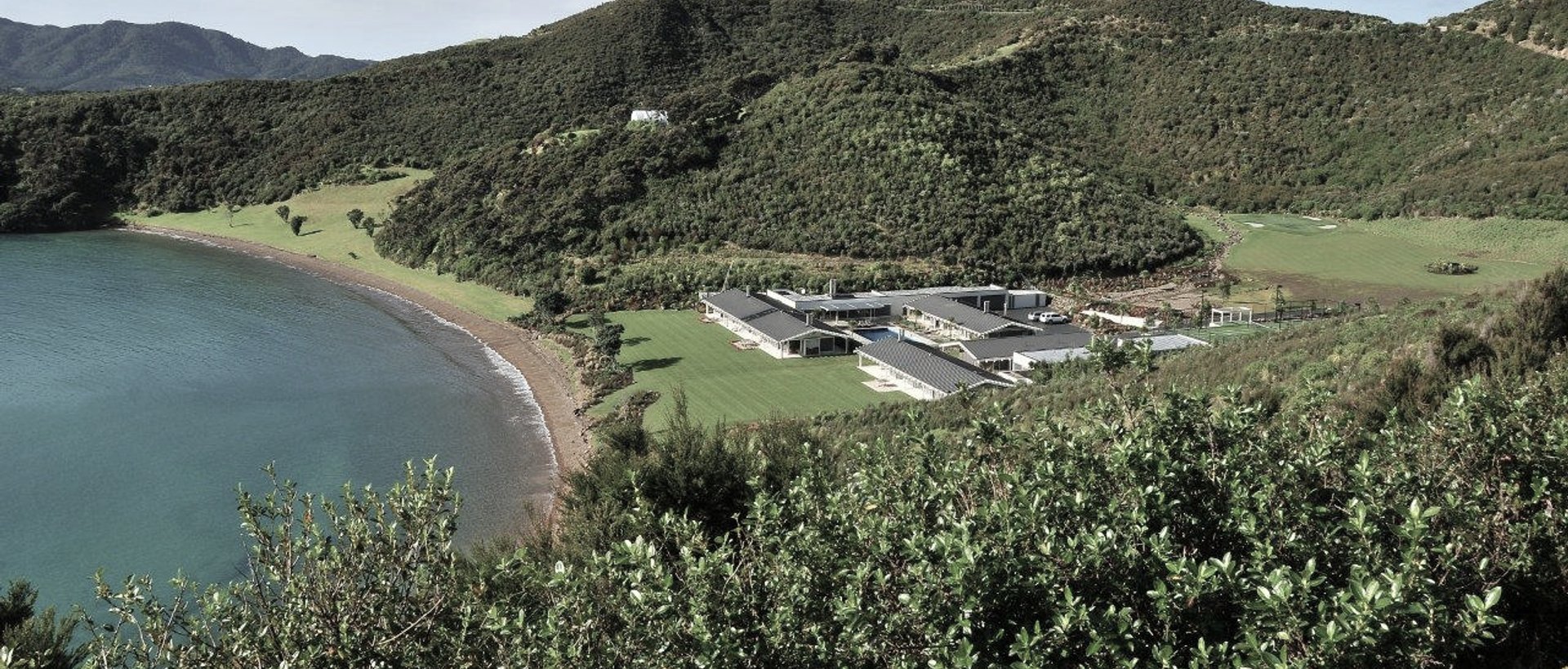 Bay of Islands House | Omarino, Bay of Islands by Lindesay Construction ...