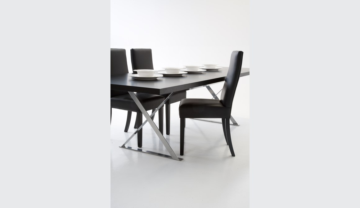 XO Dining Table TRENZSEATER | ArchiPro NZ