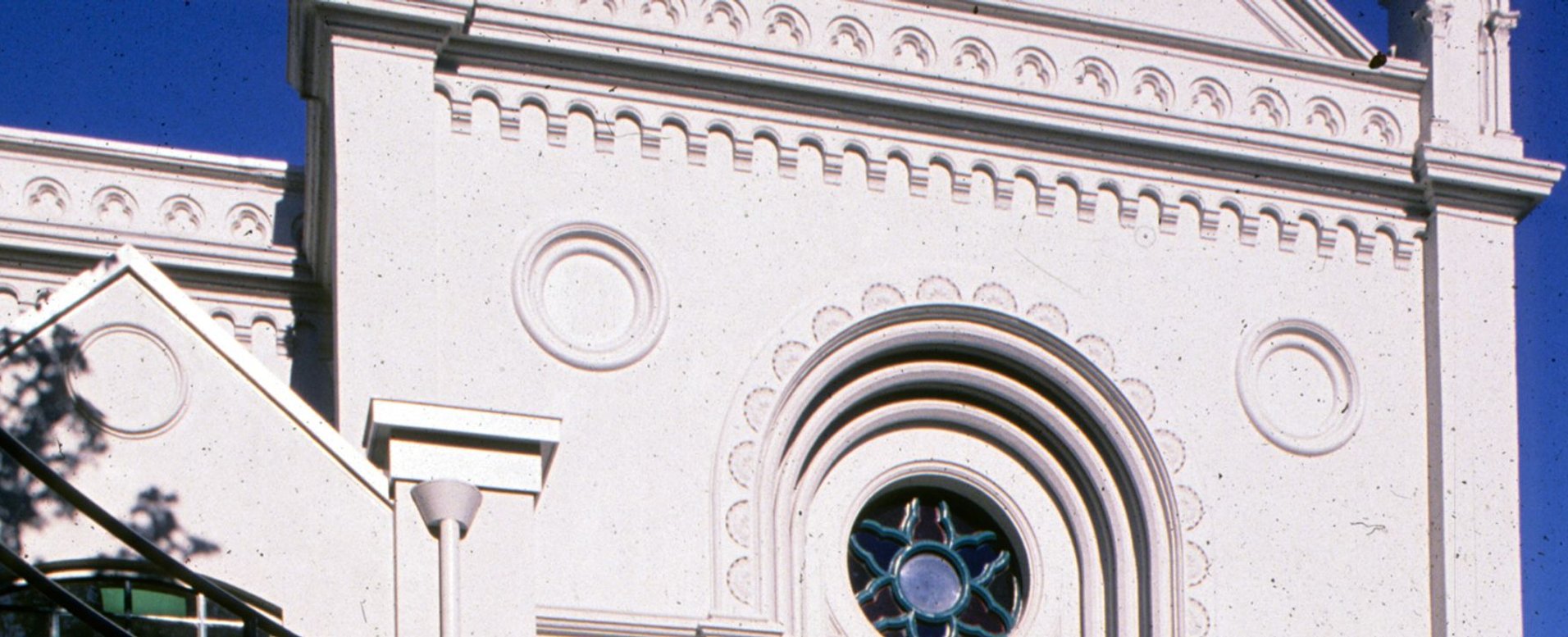 Former Synagogue Conversion, Auckland by Salmond Reed Architects ...