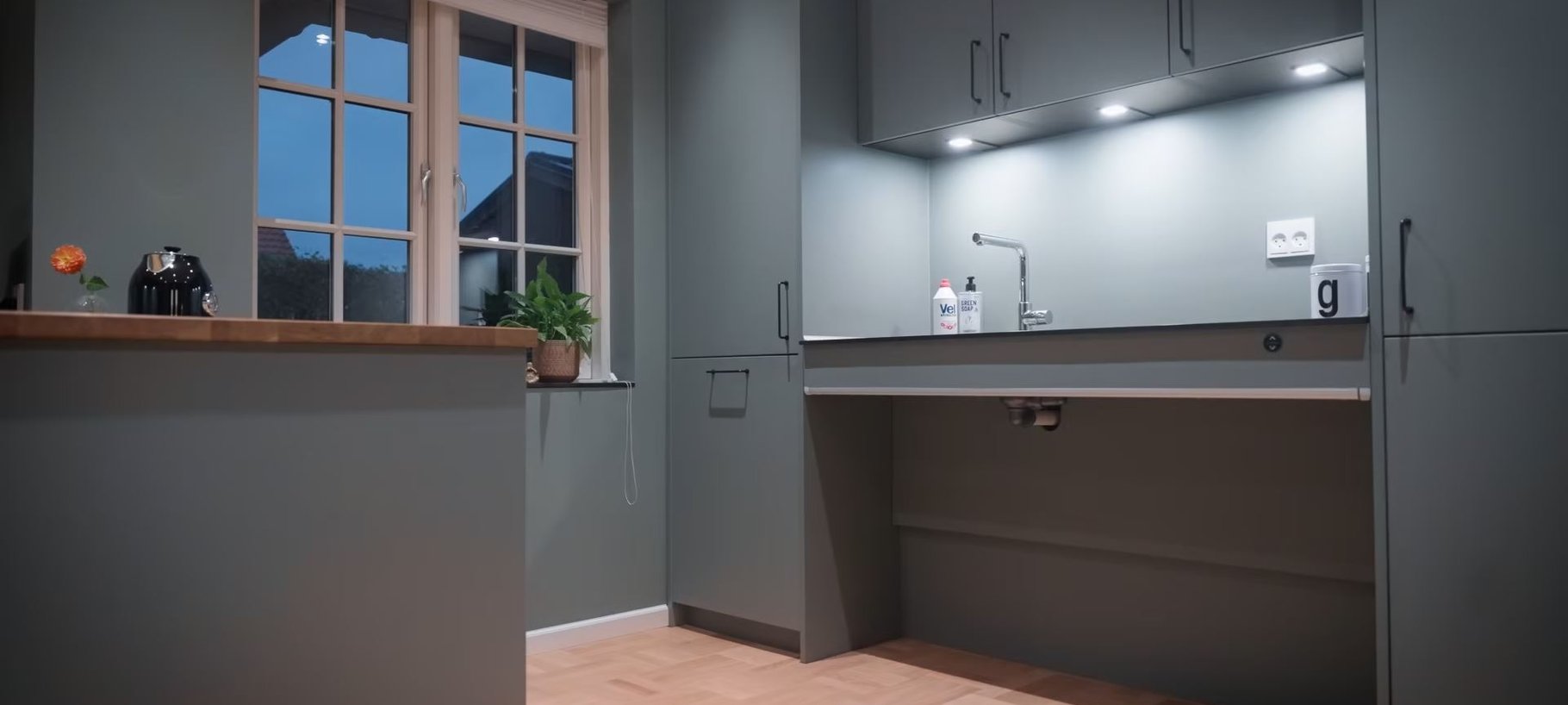 Height Adjustable Kitchen for Everybody