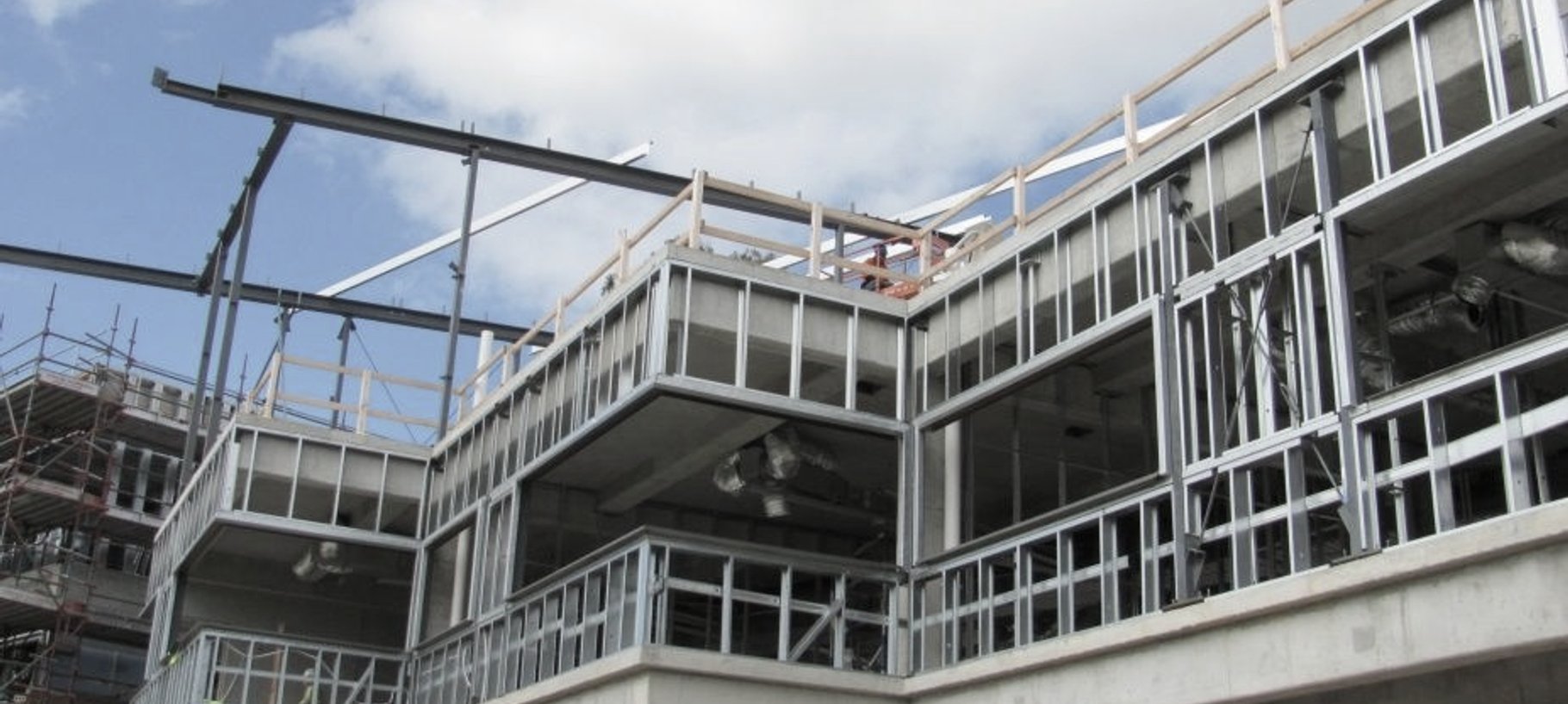 A Simple Solution to Support Free-Standing Walls