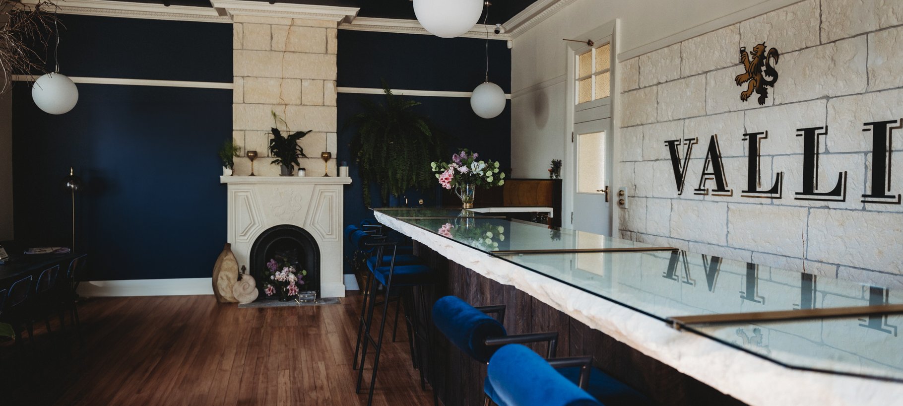 Limestone interiors. Bringing the earth inside.