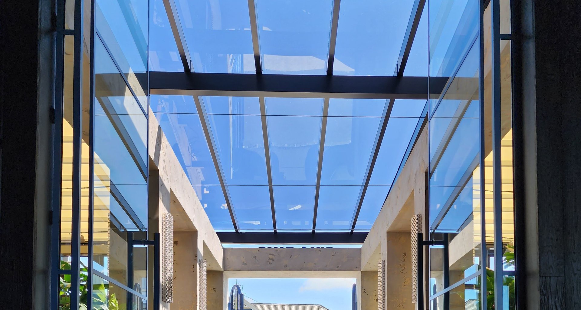 Ingenious glazing design for New Zealand’s Full Time Sports Bar