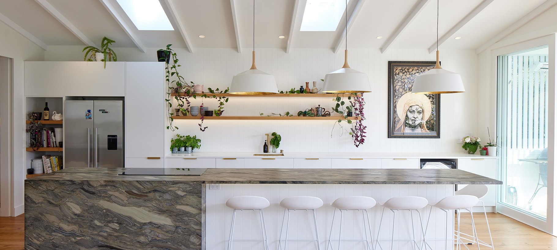 Modern community lifestyle in a gracious Auckland villa