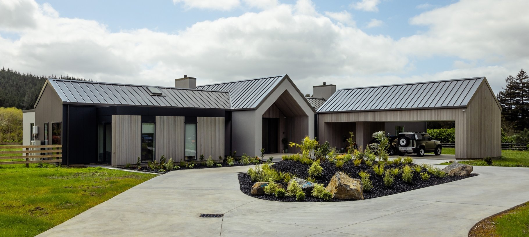 Building timeless elegance: a spacious rural abode