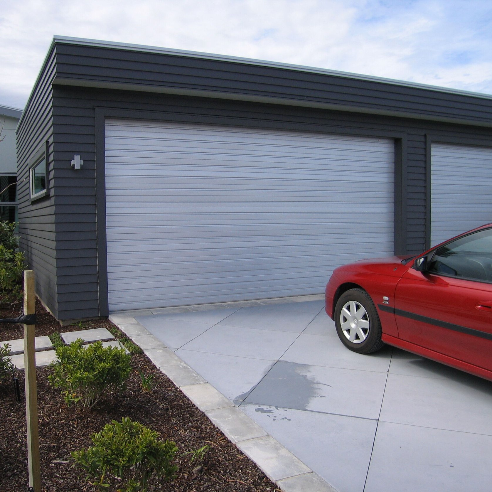 Dominator Futura Garage Doors | ArchiPro NZ