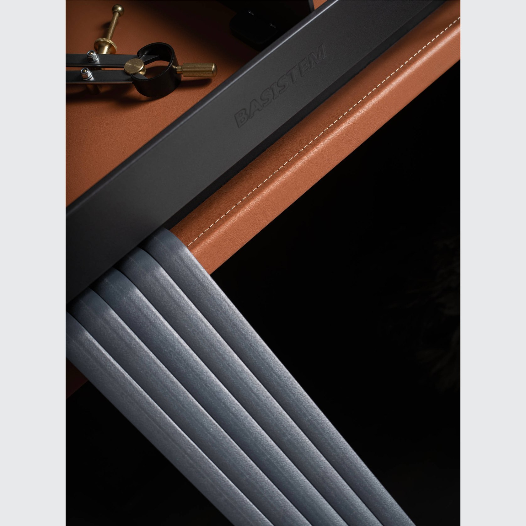 Basistem LIESTAL Elaine Pant Rack | ArchiPro NZ