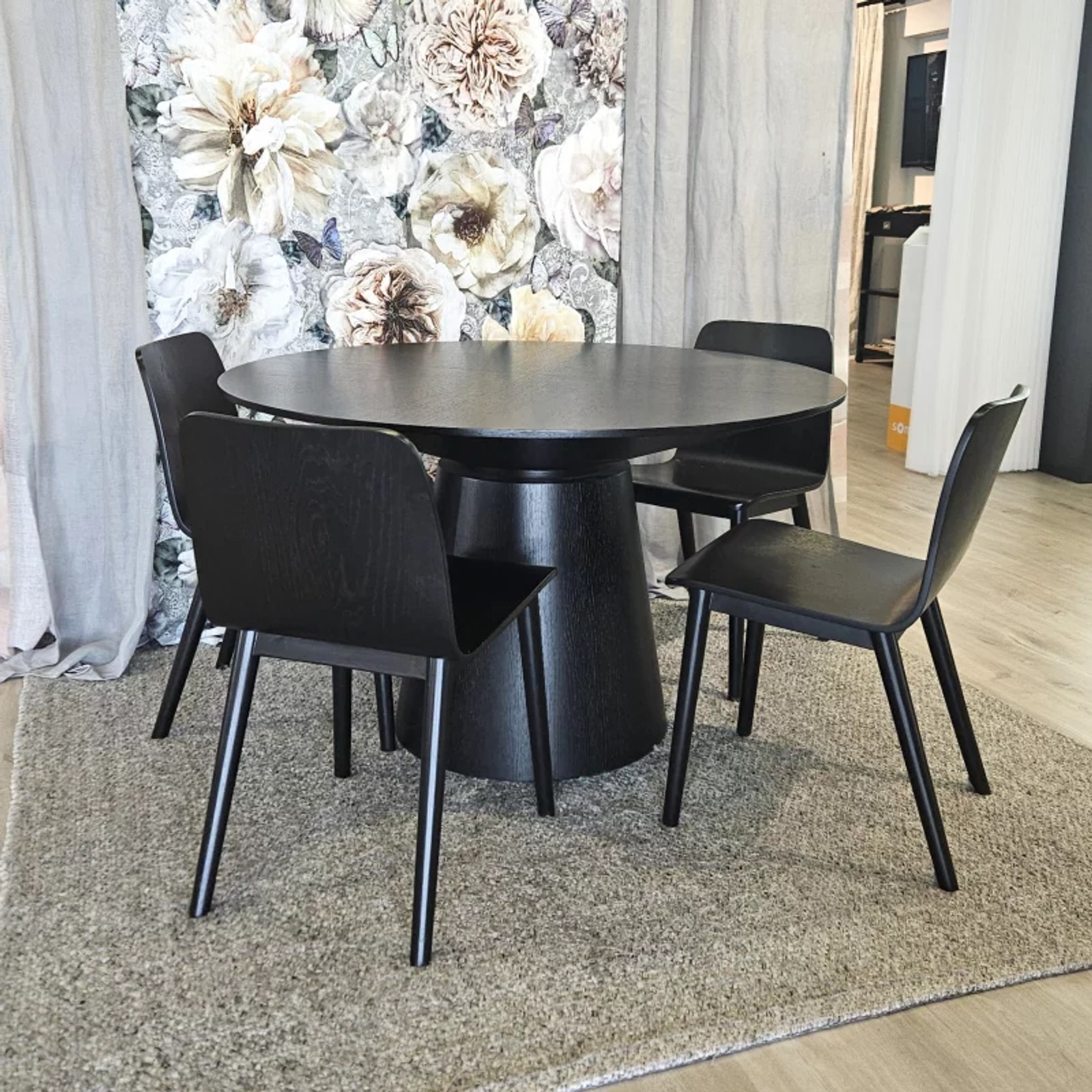 Classique Round 1200 Dining Table | ArchiPro NZ