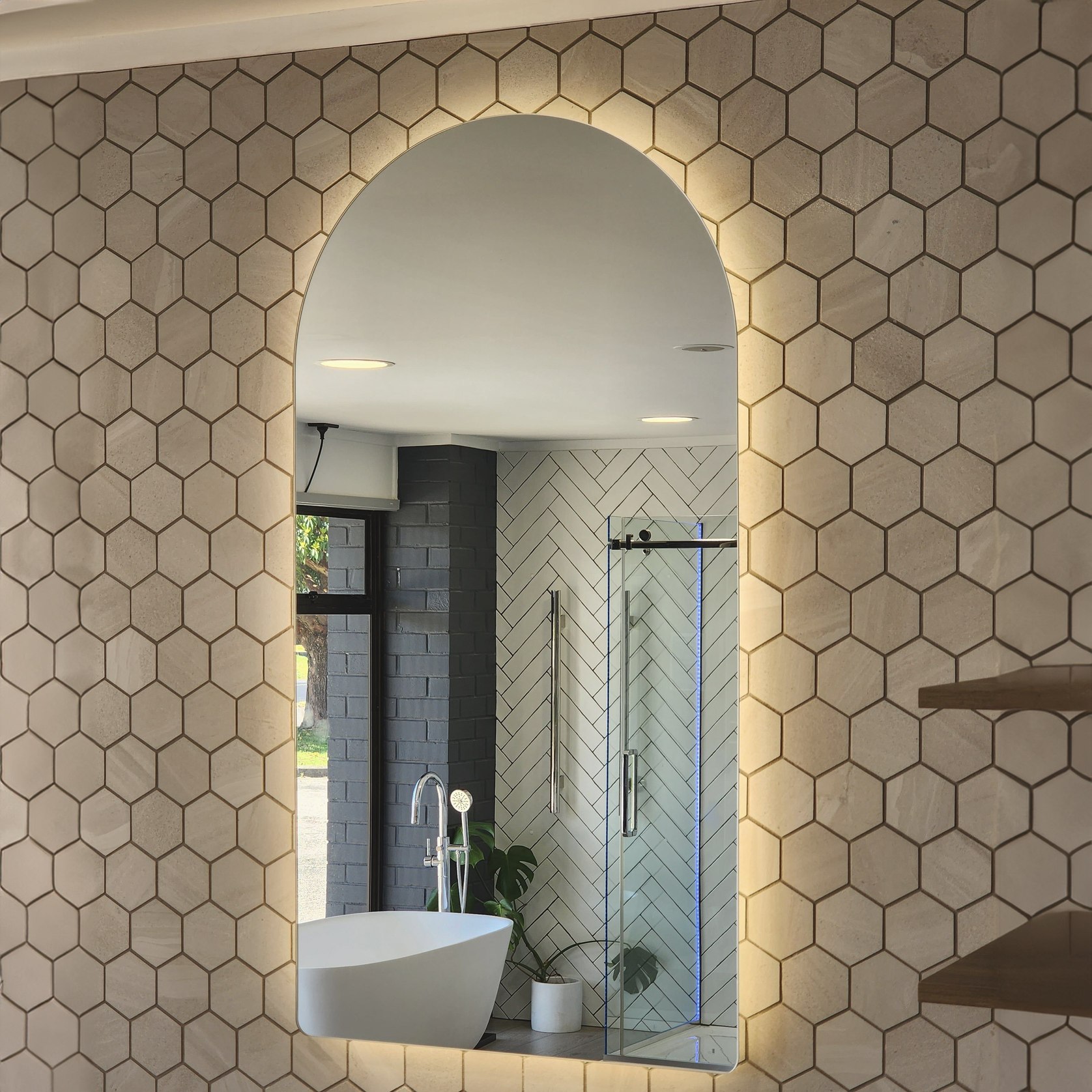 Code Euro Arch 550 Led Mirror | ArchiPro NZ