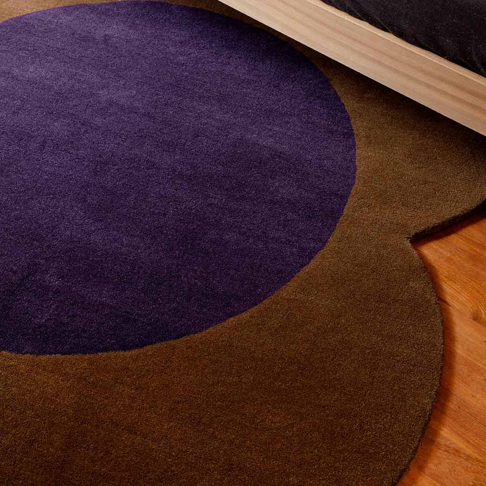 Orla Kiely Spot Flower Rug - Chestnut and Violet | 100% Wool Floor Rug ...