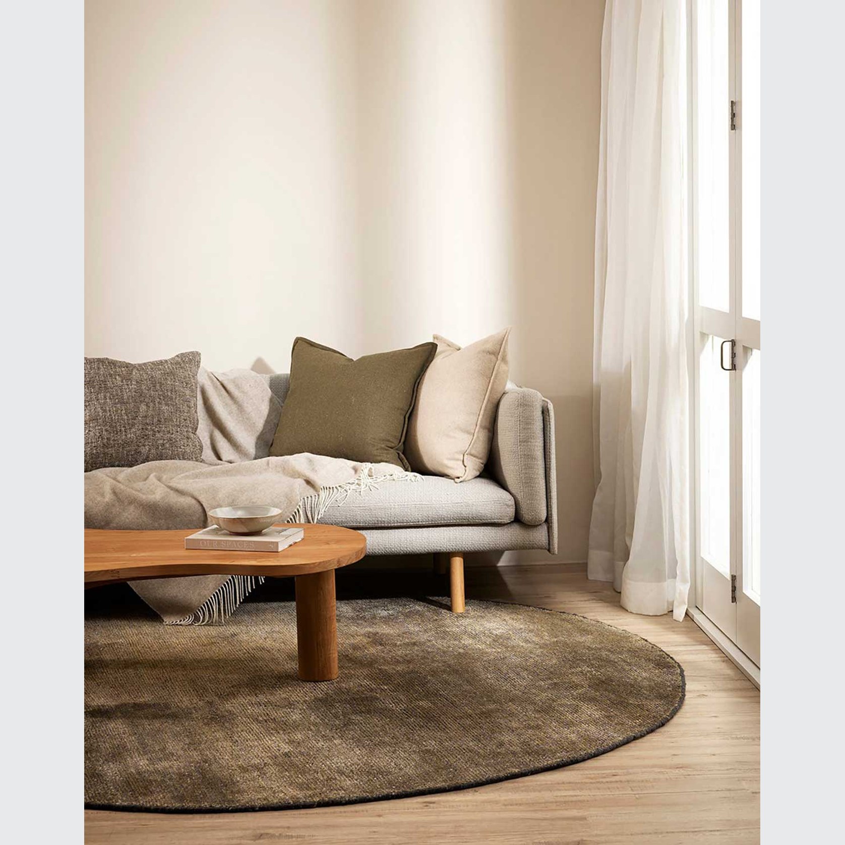 Baya Anchorage Round Floor Rug - Gravel | ArchiPro NZ