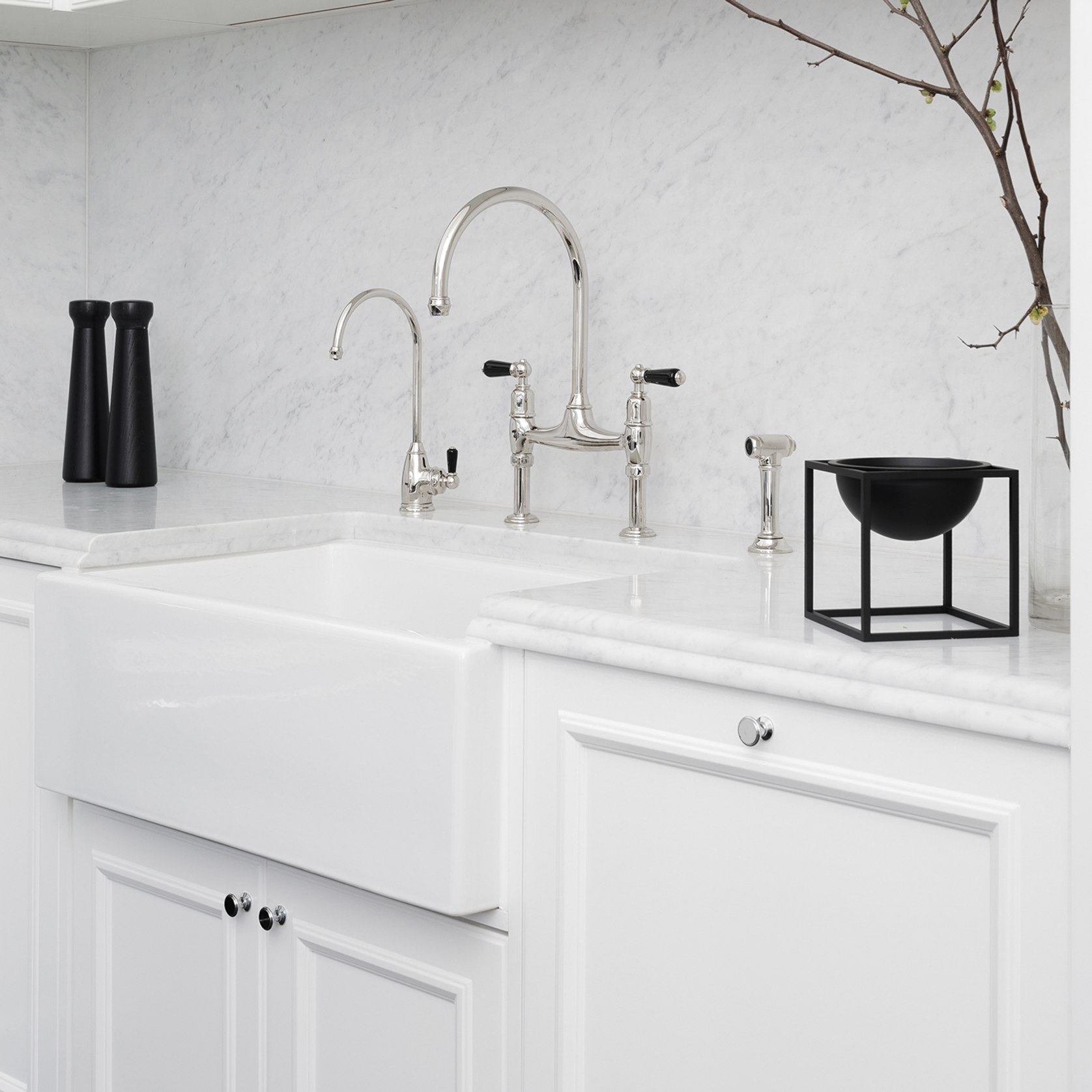 Acquello - White fireclay sink with waste and rack 760 x 460 x 250mm ...