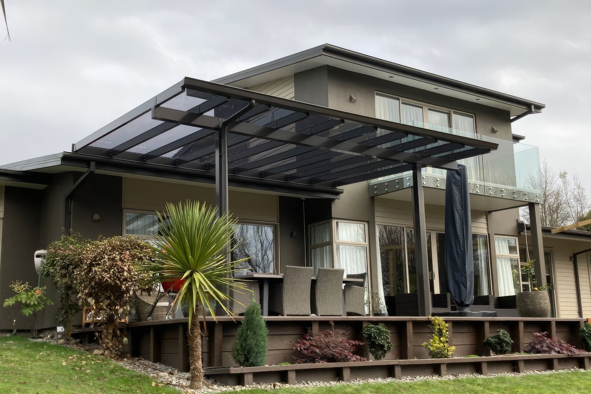 Universal Glazing Systems (UGS)