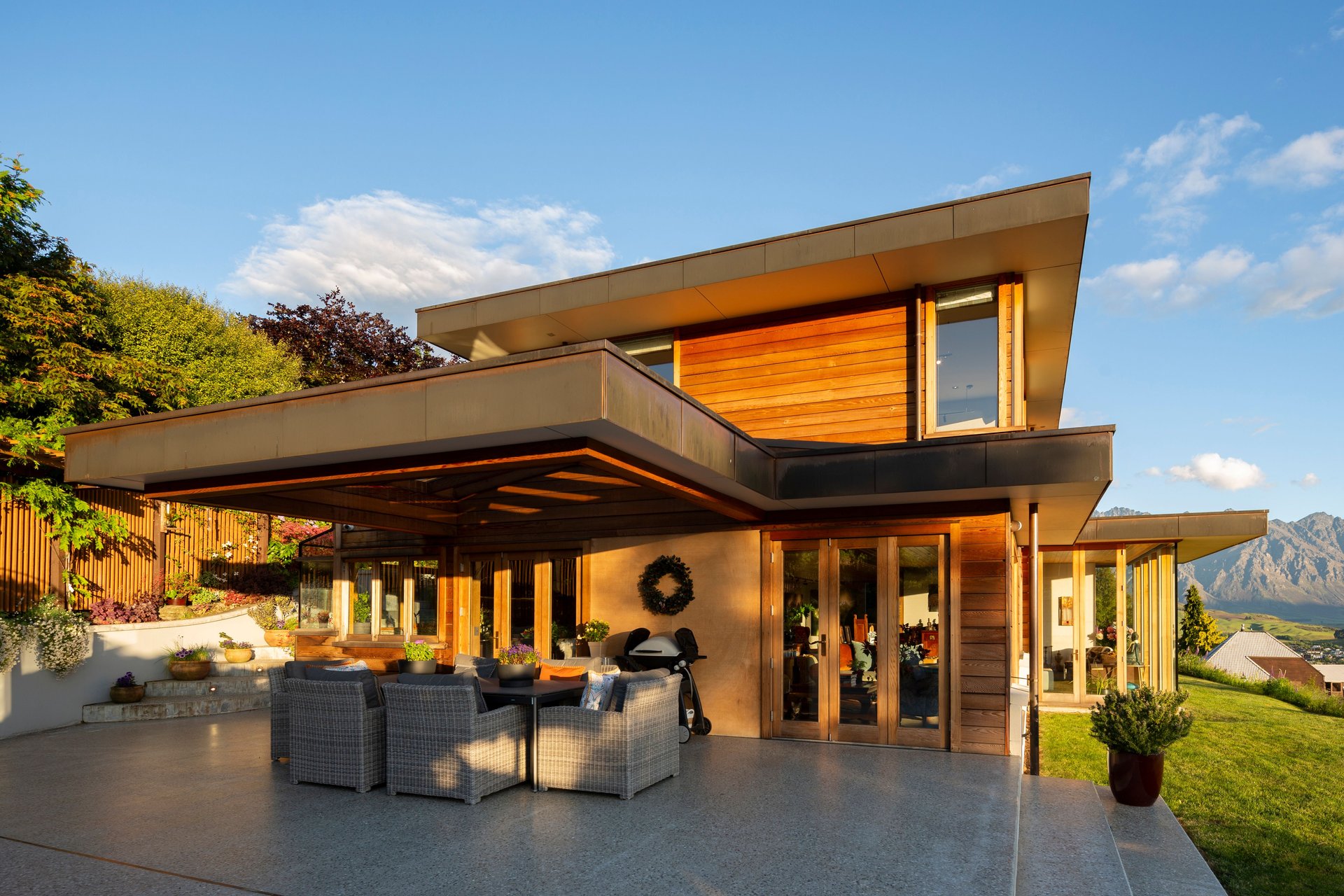 Edinburgh Drive | Queenstown by Marina Mathews Photography | ArchiPro NZ