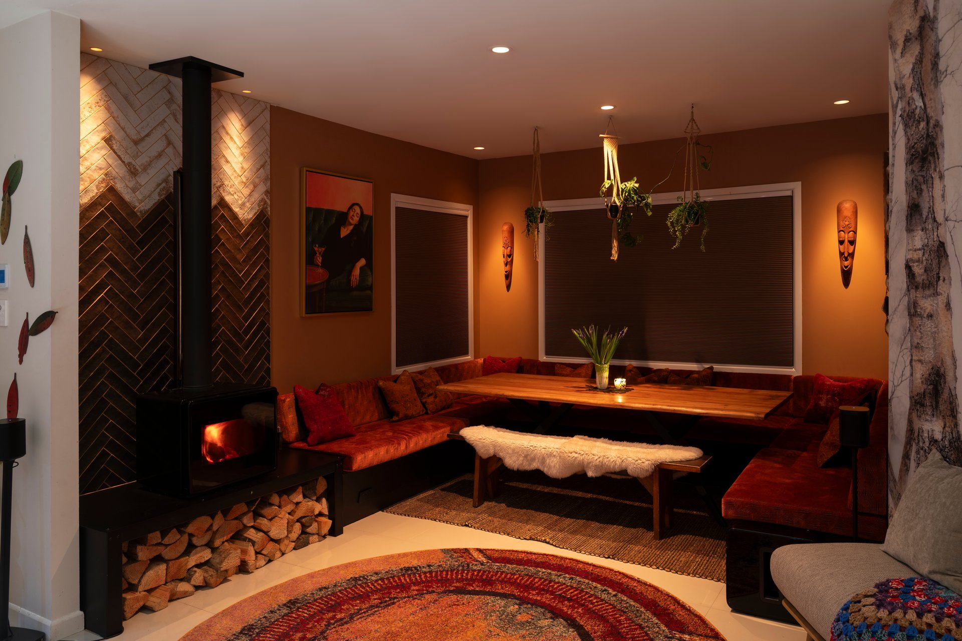 A Warm Welcome: Lighting That Connects Indoors and Out by Switch ...