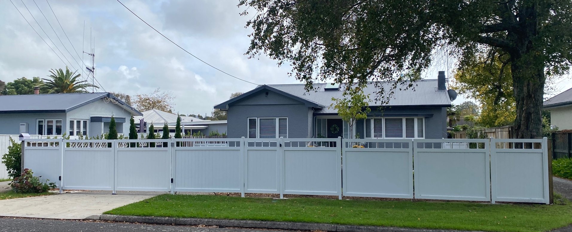 Villa Fencing by Warner Fences & Gates | ArchiPro NZ