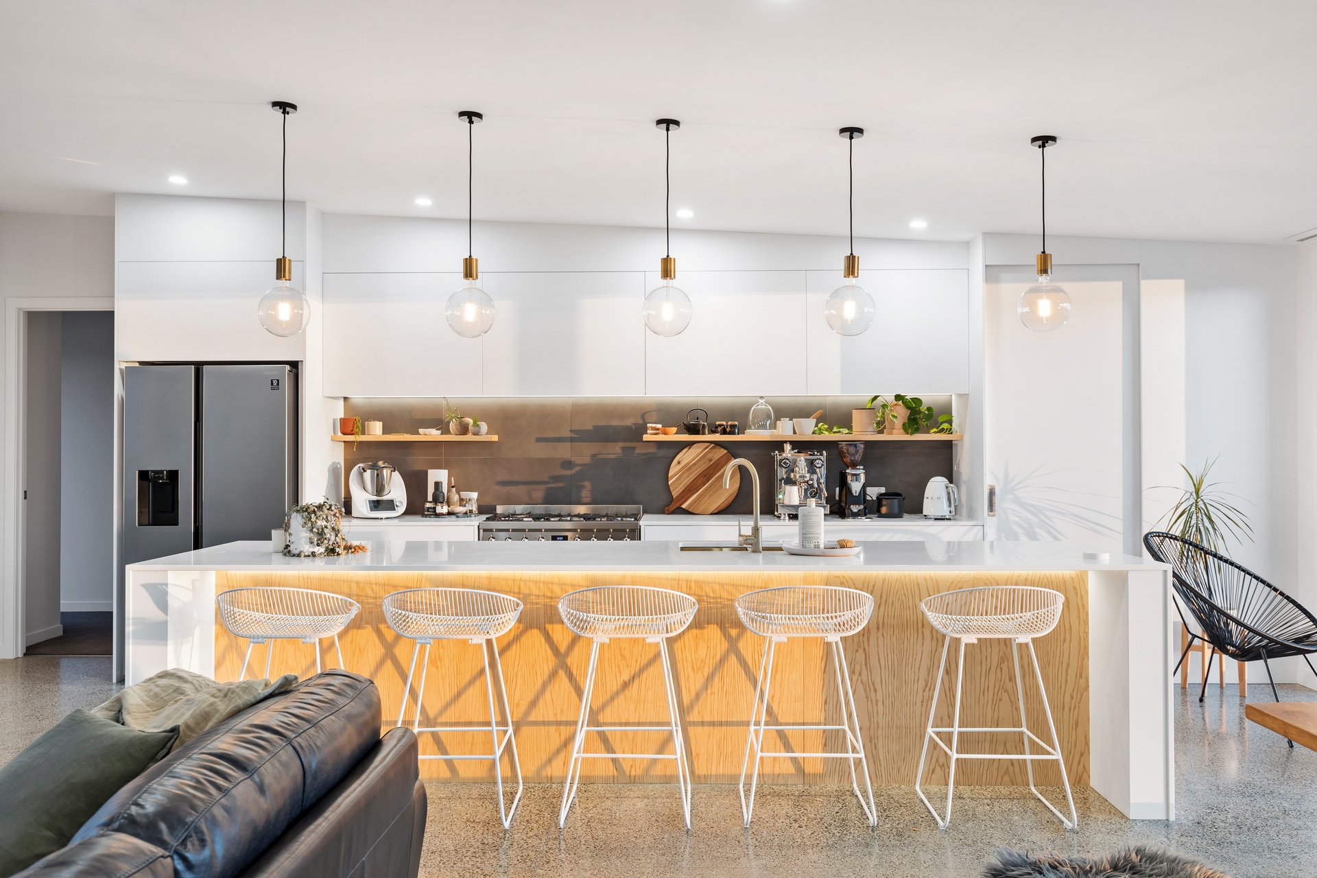 PICTURESQUE ON PUTIKI by Blake Construction Limited | ArchiPro NZ