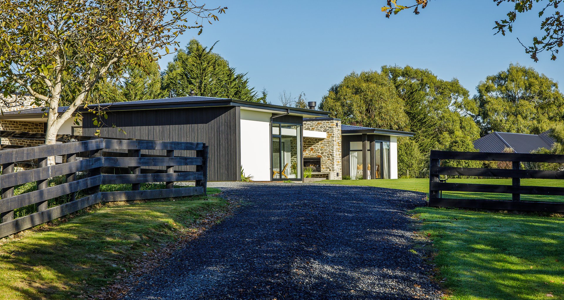 Spur Road Home by IDSGN Architecture | ArchiPro NZ
