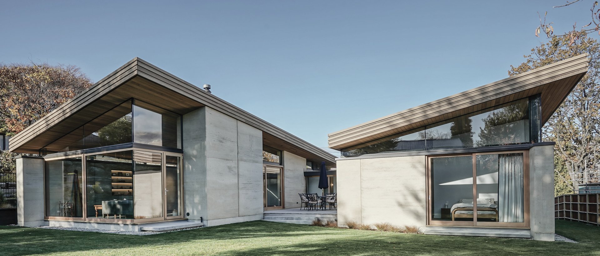 Winding Roof House by Dunlop Builders | ArchiPro NZ
