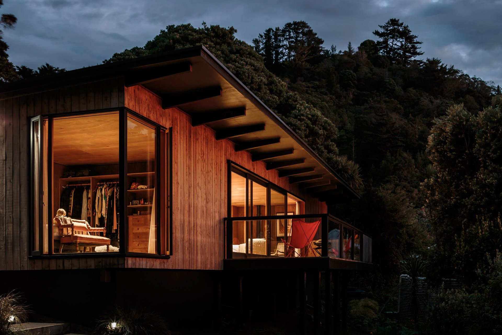 Off the Grid – Coastal Retreat by Mercer and Mercer Architects Ltd ...