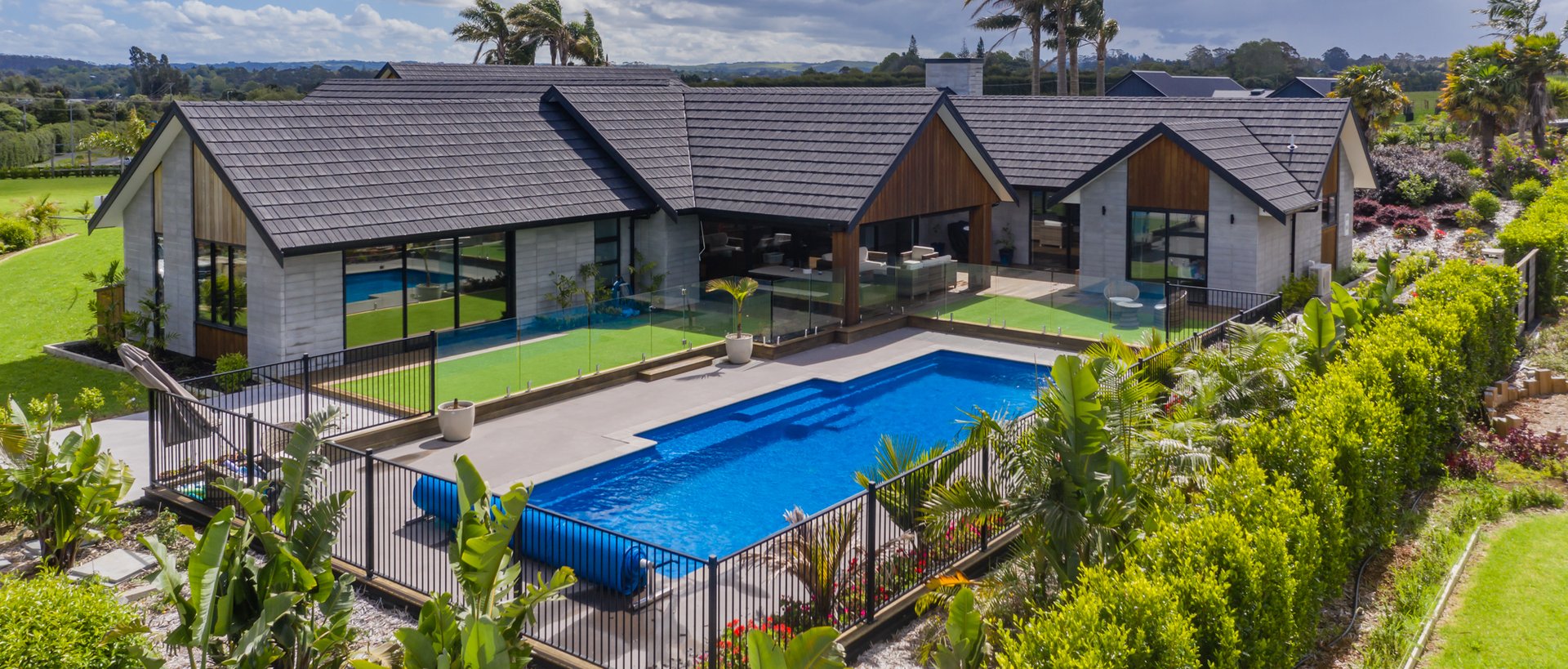 Blue Penguin Drive by Northern Exposure Photography | ArchiPro NZ