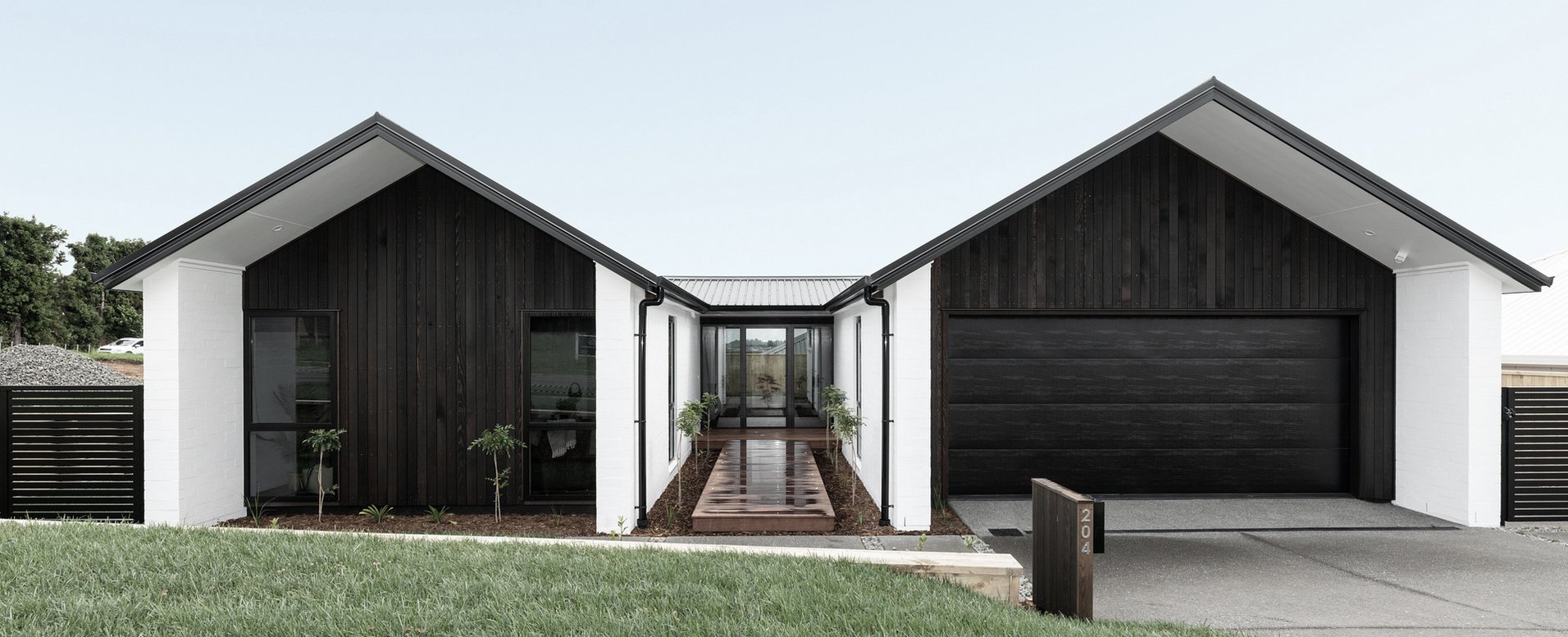 Te Ranga Memorial Drive by Proform Homes | ArchiPro NZ