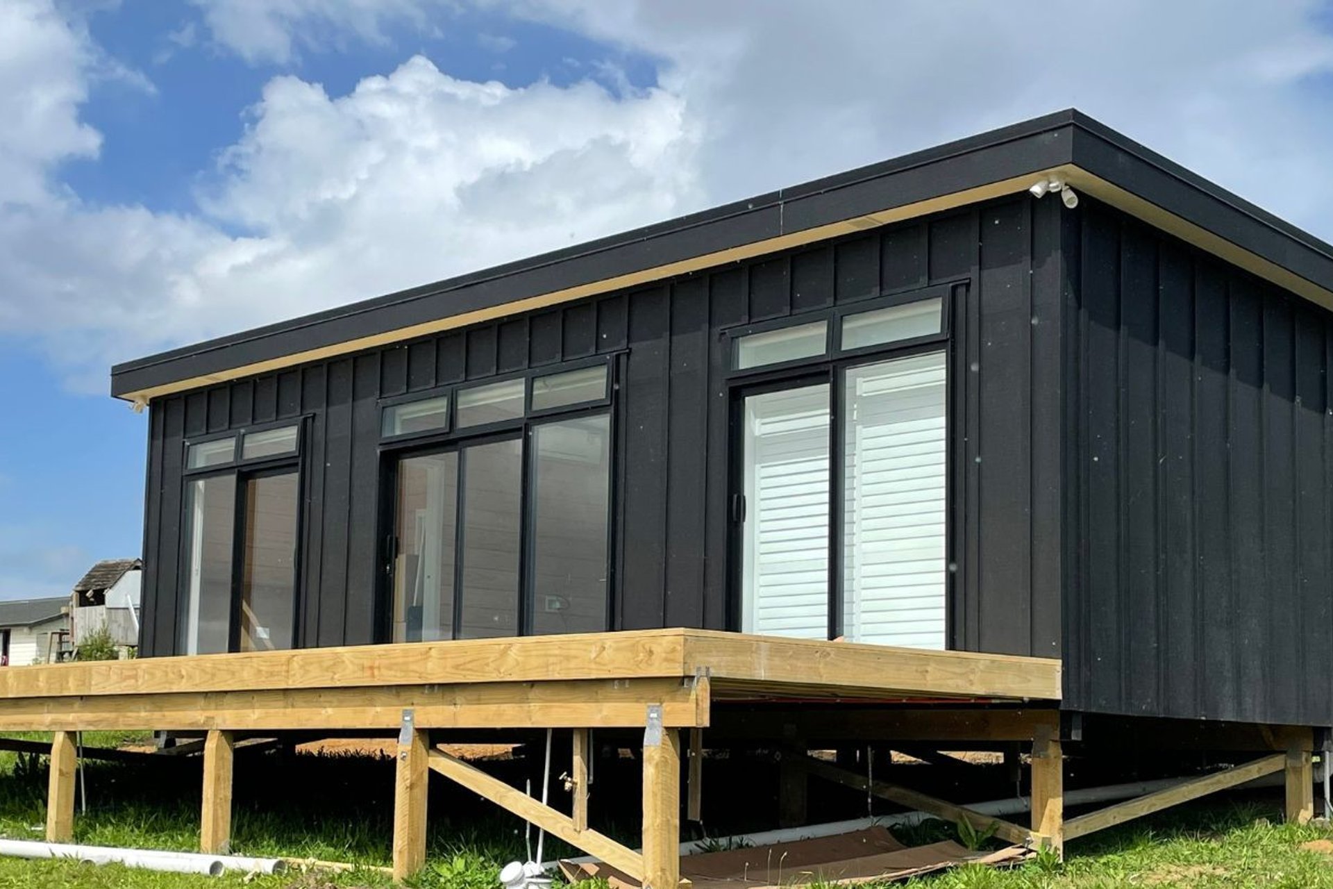 Classic 2-bed Dreamwood 6 by Touchwood Solidwood Homes | ArchiPro NZ