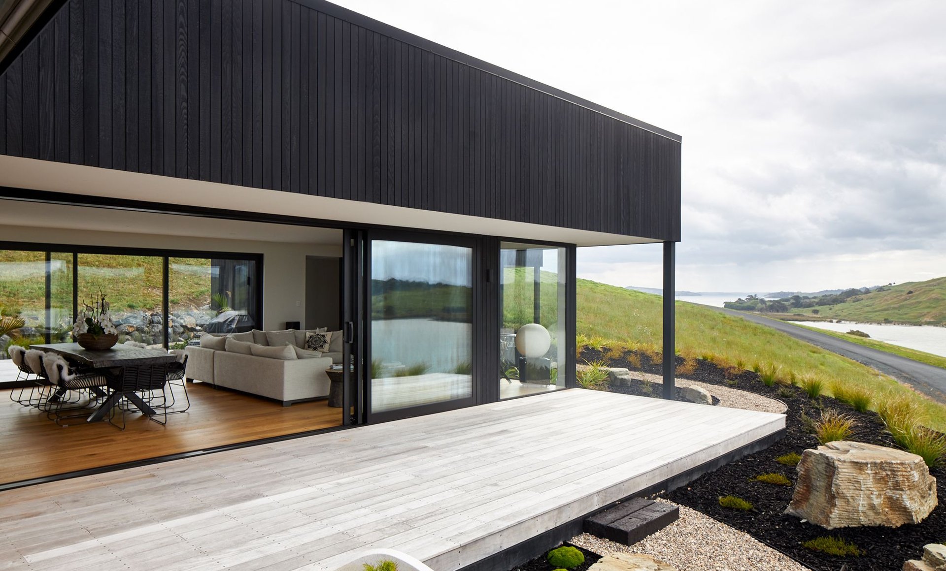 Elevated Luxury Retreat by Landmark Homes Auckland - North Shore ...